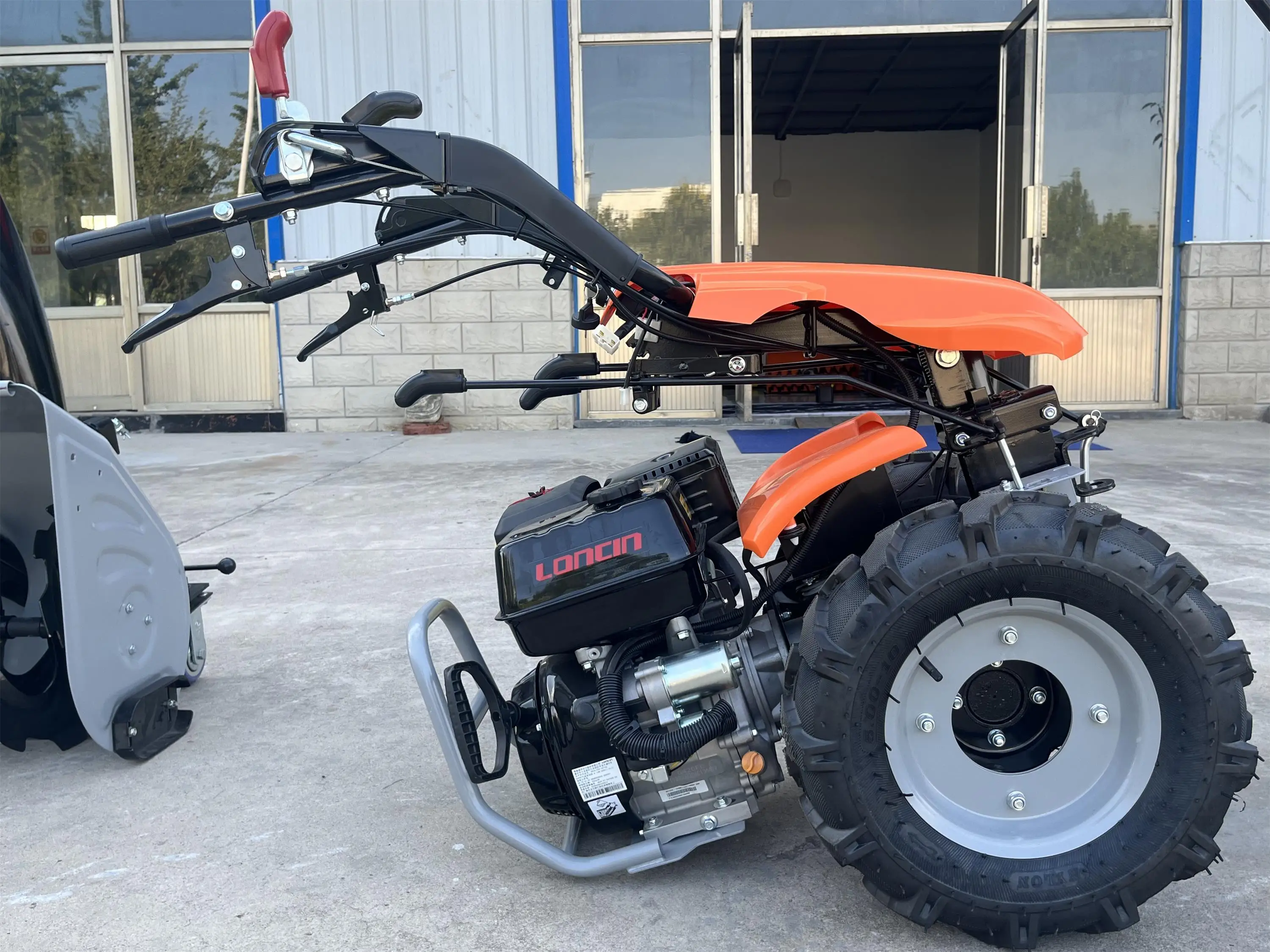 Manual Gas Powered Sweeper Snow Broom 15HP - Efficient Snow Removal