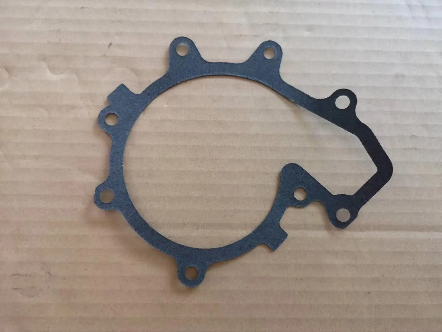 4HL1 Water Pump - High Pressure Casting for Isuzu Engines