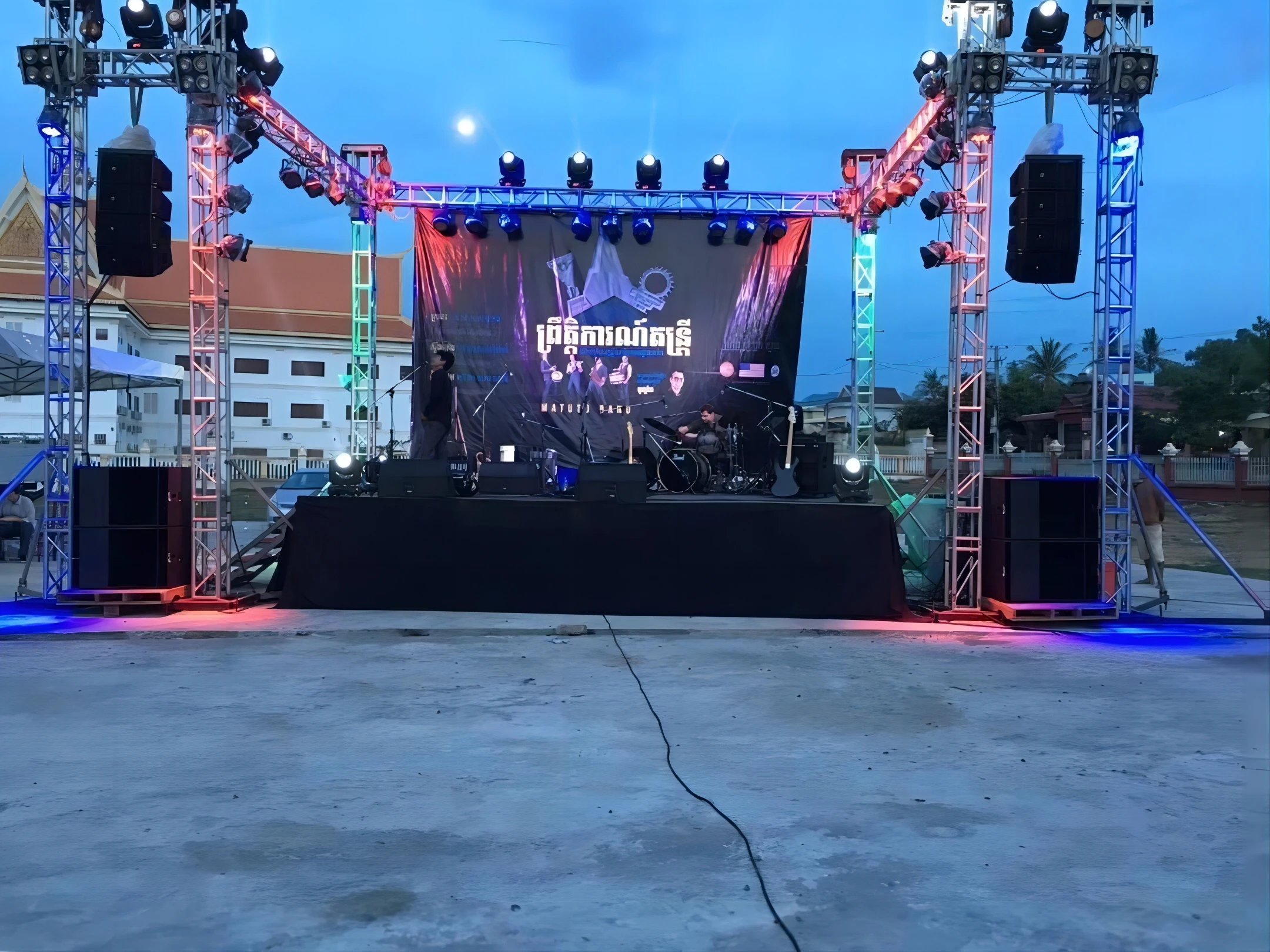 Dragonstage Line Array Speakers - Professional Sound Solutions