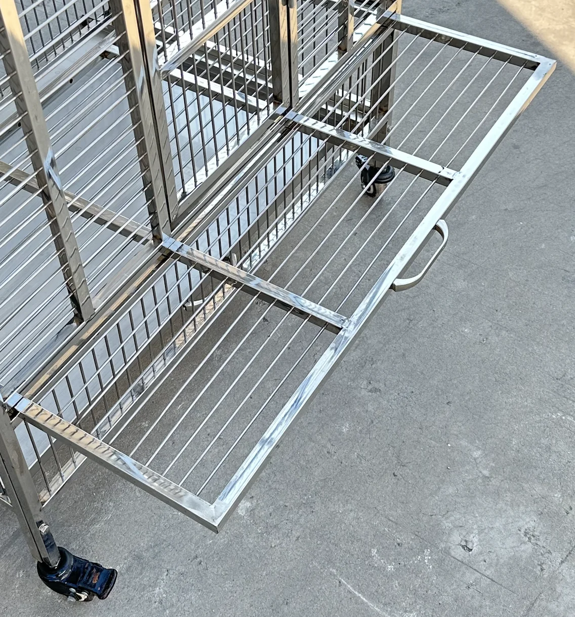 Alibaba.com: Stainless steel parrot cages with plastic tray, factory ...