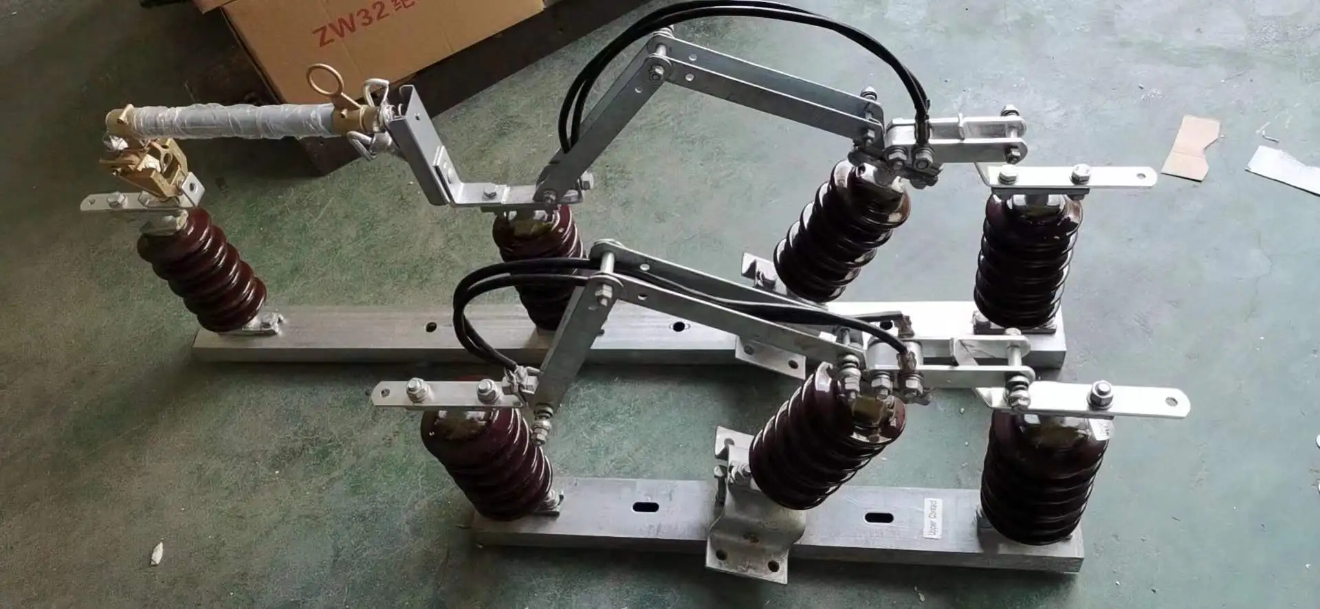 24kv Outdoor On Load Switch Disconnector Load Break Switch Arc ...