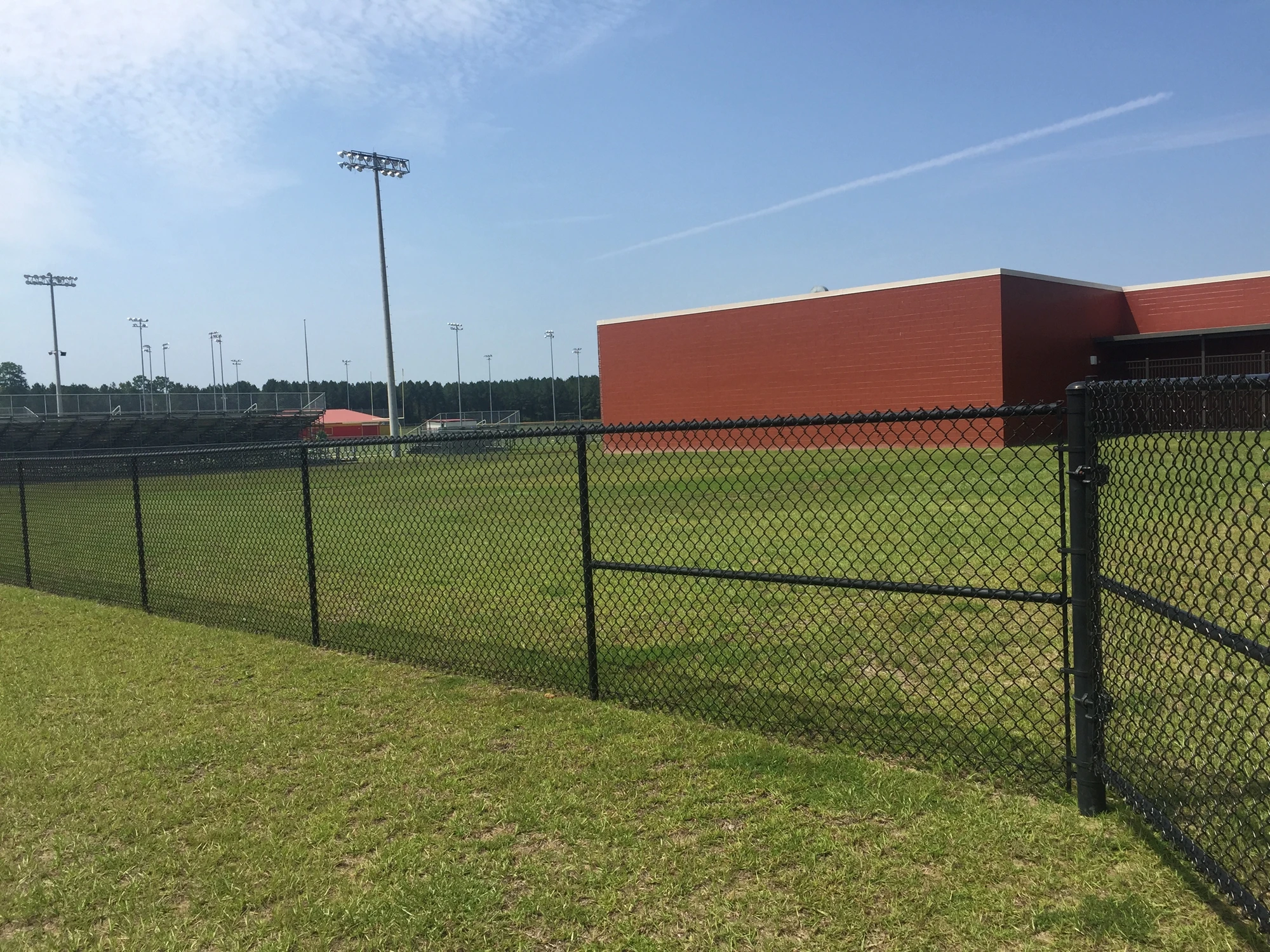 Farm Field Galvanized Steel Chain Link Wire Fence Simple Chain Link ...