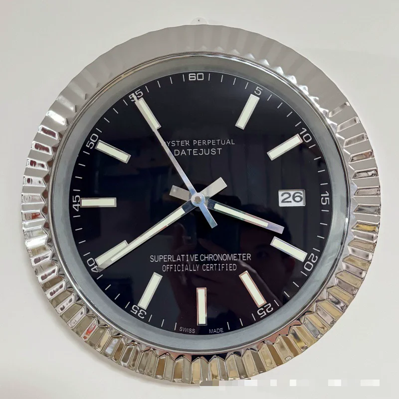 14-Inch Luxury Young Town Metal Round Quartz Analog Wall Clock with ...