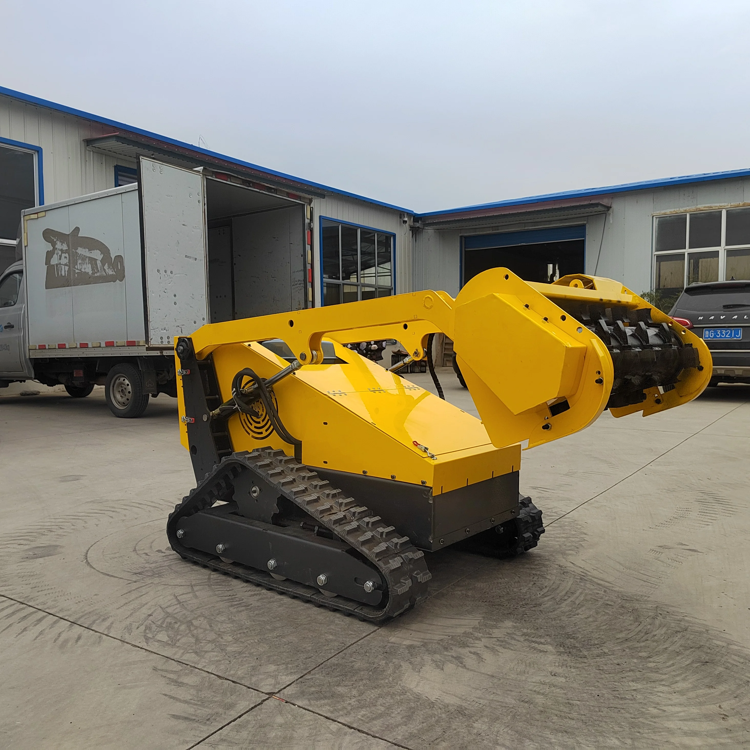 All-terrain RC Crawler Tandem Mower - Intelligent Robot
