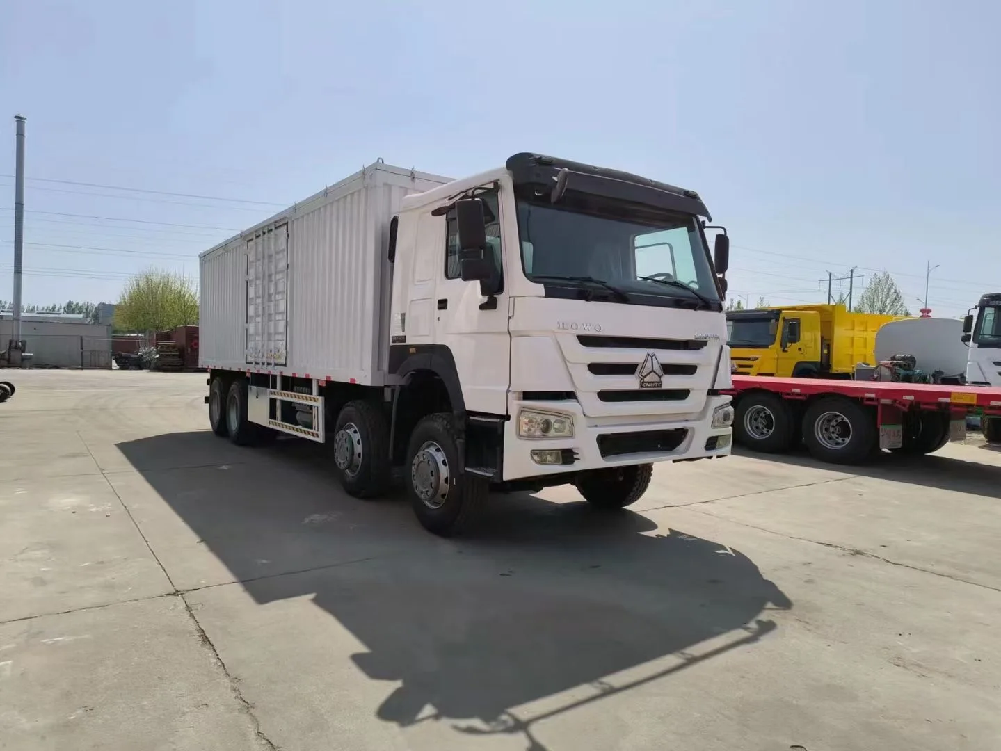 Used Sinotruck Howo 8X4 Van Cargo Truck Used Box Van Container Cargo ...