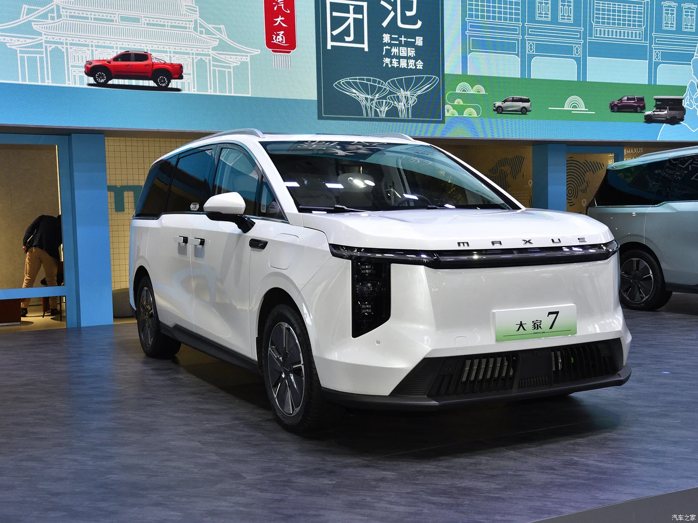 SAIC Maxus Mifa7 버전 새로운 에너지 차량 확장 범위 605KM 5 도어 7 인승 MPV 전기 다기능 차량 ...