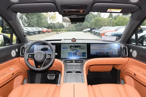 2024 AITO M9 EV Luxury SUV - Panoramic Sunroof & Aluminum Roof Rack