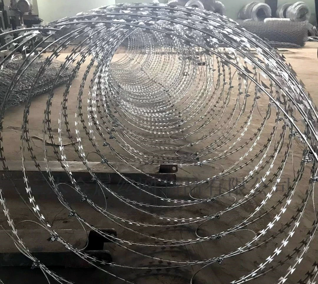 Barbed Wire Mobile Security Barrier Fence Pole For Bench Razor Pamela ...