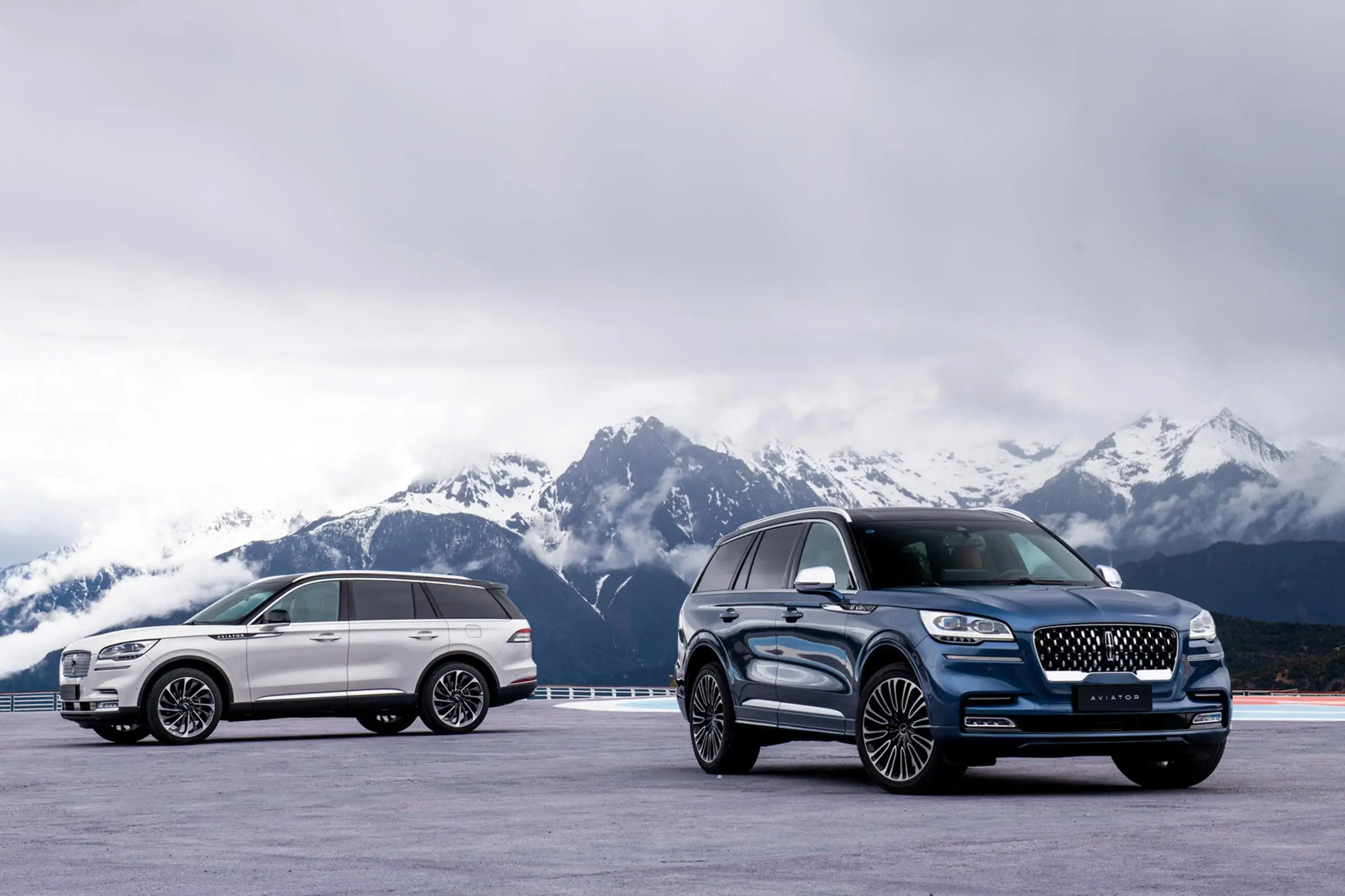 2023-2024 Lincoln Aviator 3.0T Six Seats SUV with Big Space