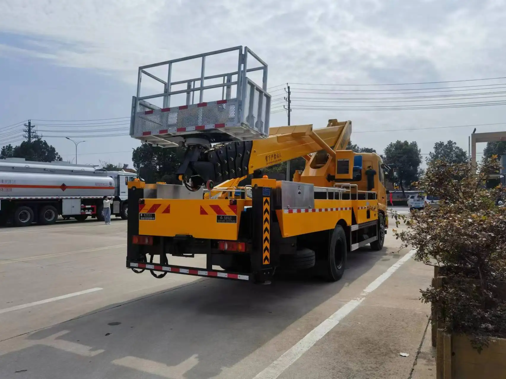 Jmc Aerial Work Platform Vehicle/vehicle Mounted Aerial Work Platform ...