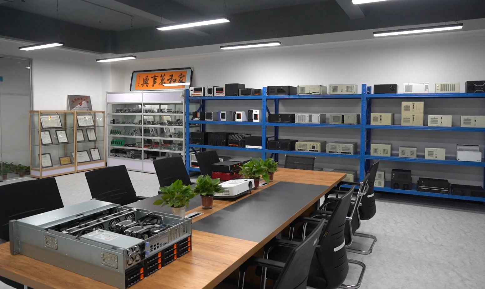 24-Drive Rackmount NAS Case for ATX Motherboard with Redundant Power ...