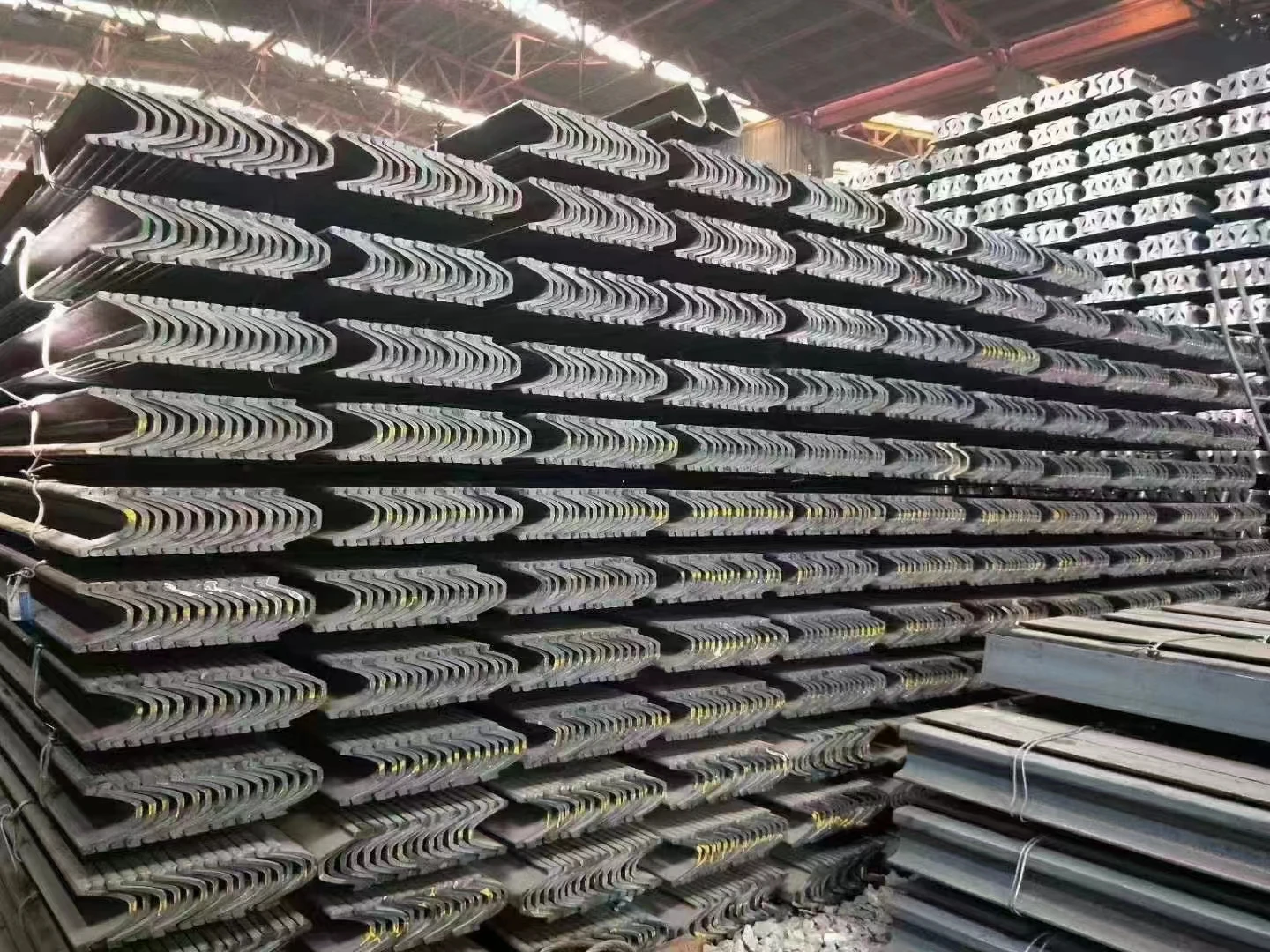 China Customized 25u Channel Steel Arch For Mine Support U Beam Steel ...