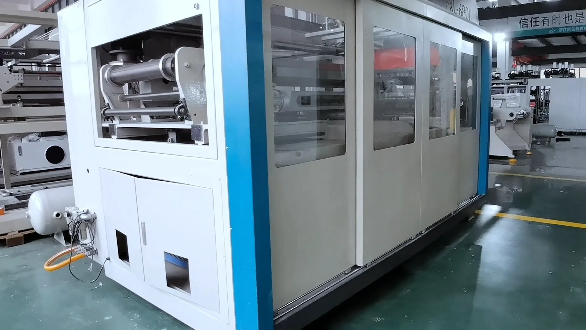 New Automatic Plastic Cup Thermoforming Making Machine With Robot Hand ...