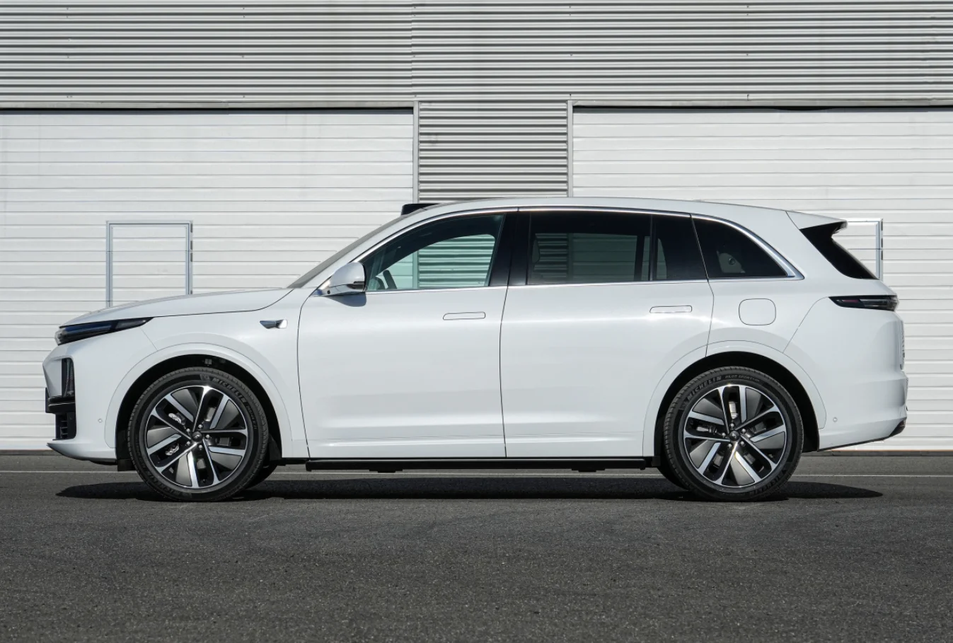 New Energy Vehicles 4 Wheels Extender Hybrid Car Extended Range 6-seat ...