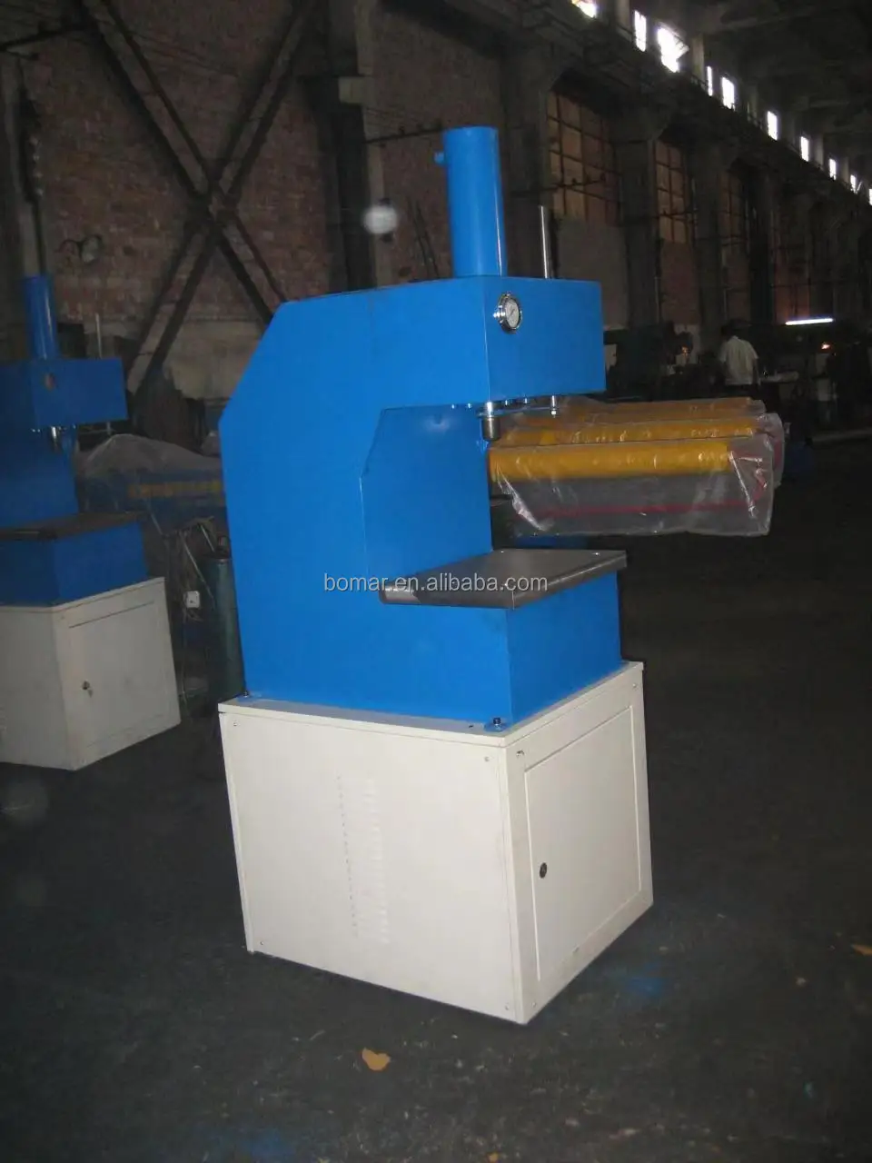 Vertical Type Broaching Machine 5t - Automatic & Durable