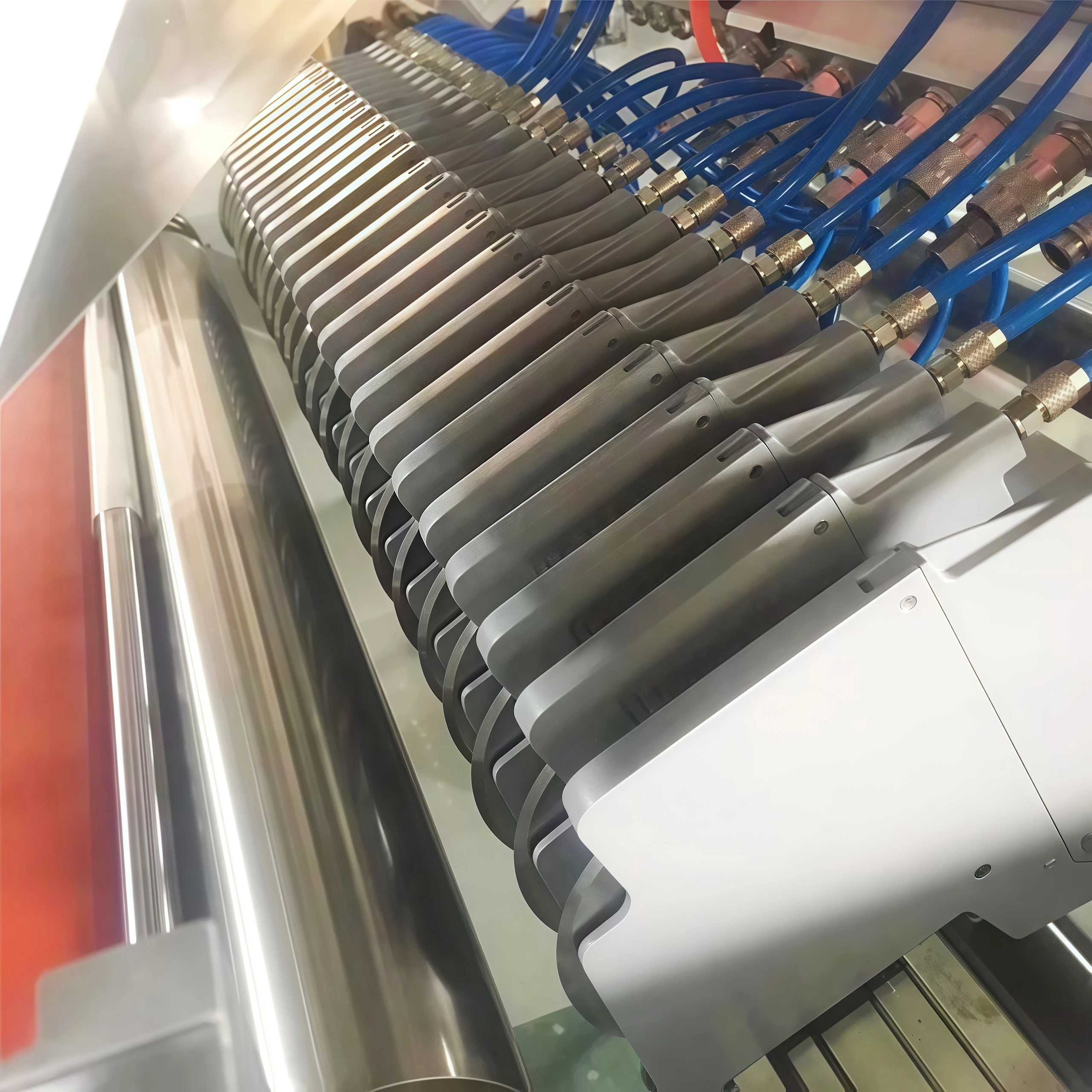 SKD11 Industrial Blade Pneumatic Cutter Fabric Roll Holder WL Brand HRC ...