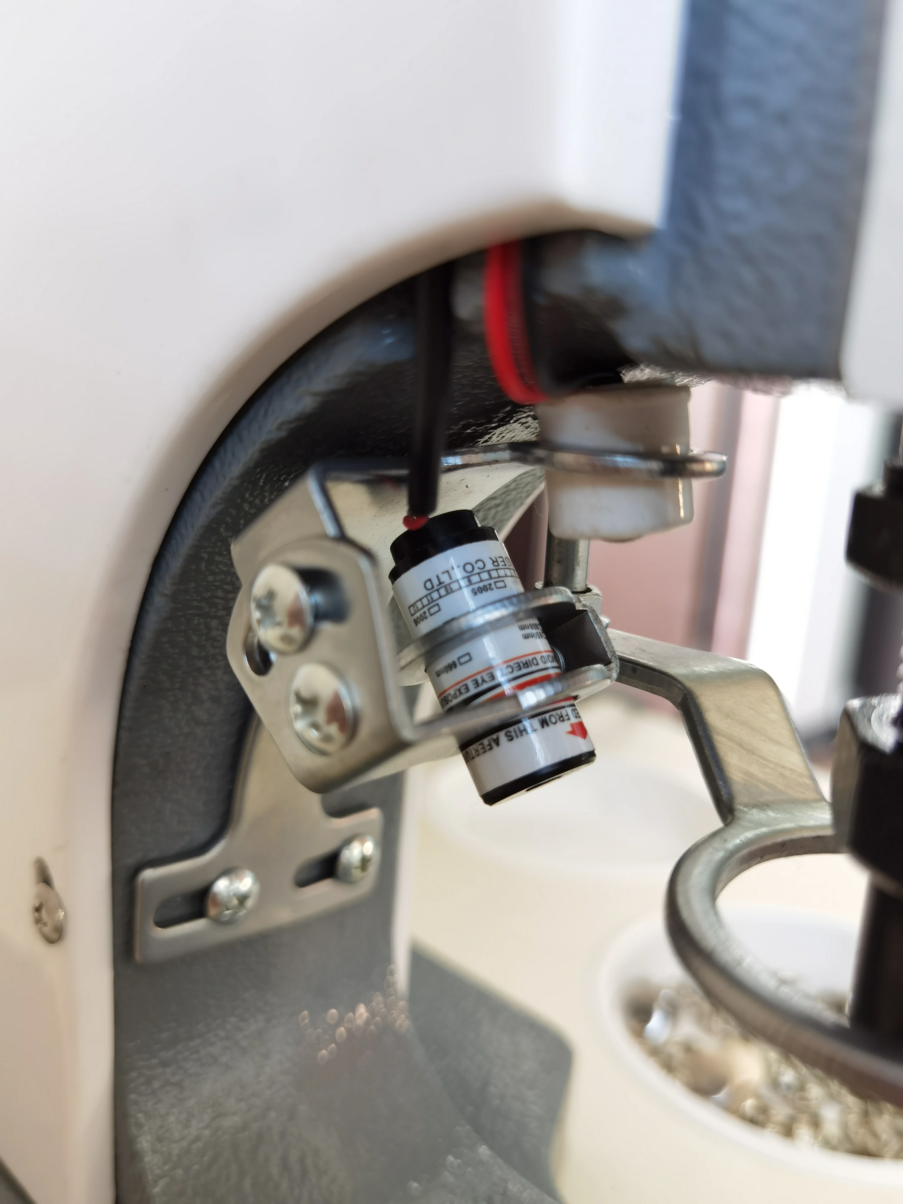 DS-818 Computer Servo Electric Snap Button Attaching Machine