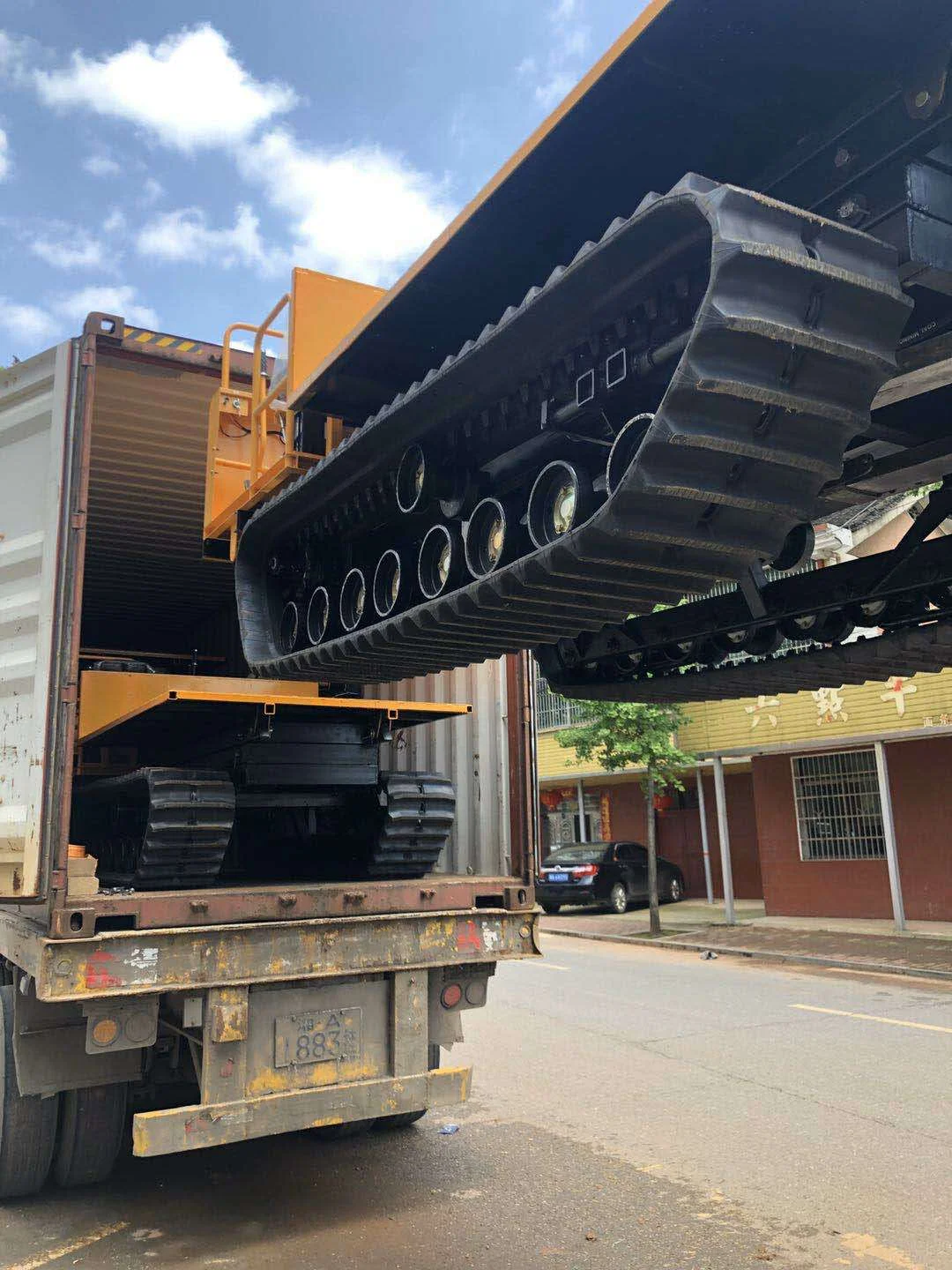 Factory Price Low Speed Mini Rubber Track Dumper Self Loading Transport ...