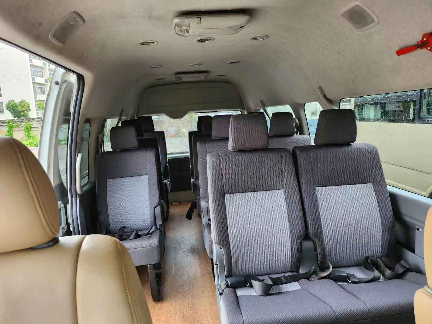 Most Popular T0y0ta Hiace Mini Bus Used Buses For Sale In China 13 ...