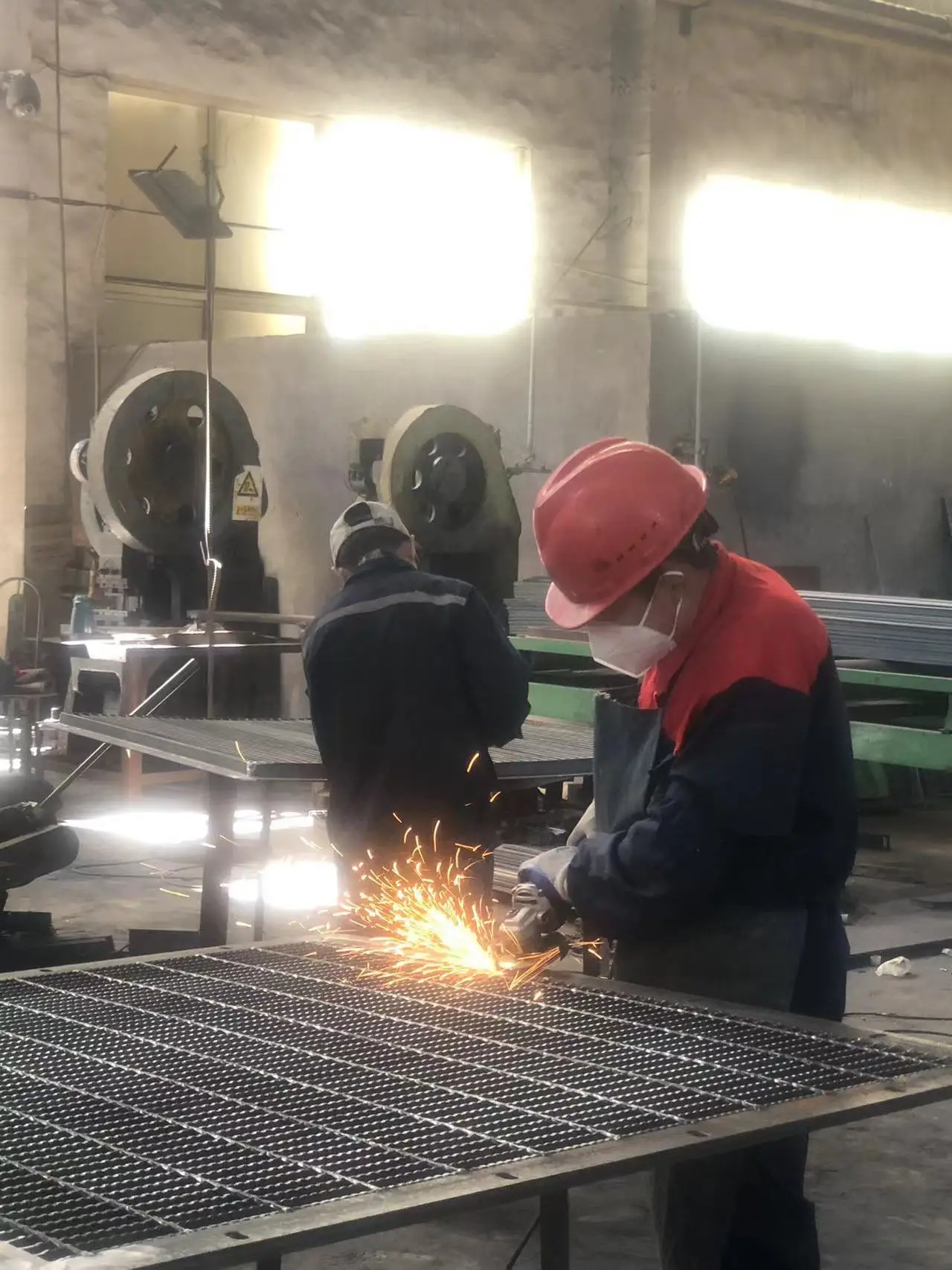 Galvanized Cat Cage Ladder Steel Structure Access Ladder Hoops Kit ...