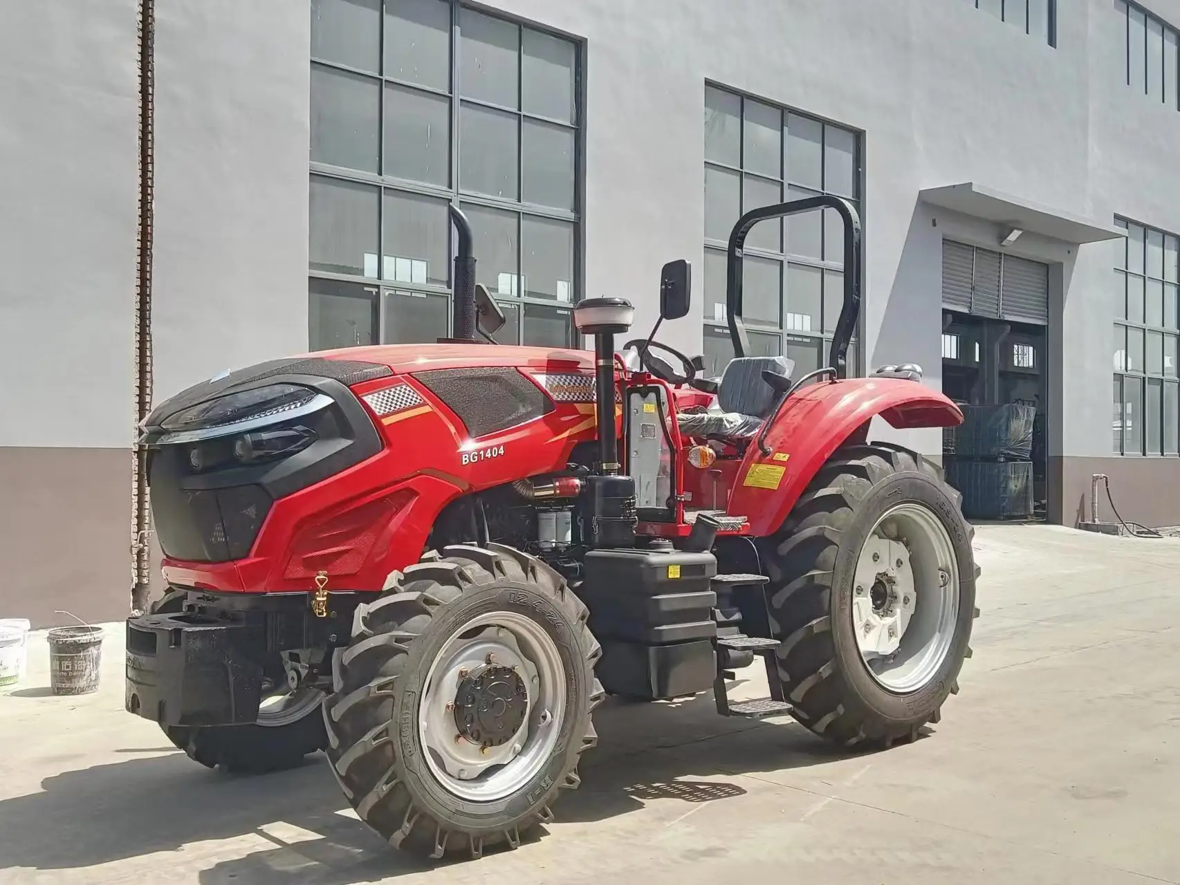 130hp Small Chassis Tractors Sold China Production Factory Tractors ...