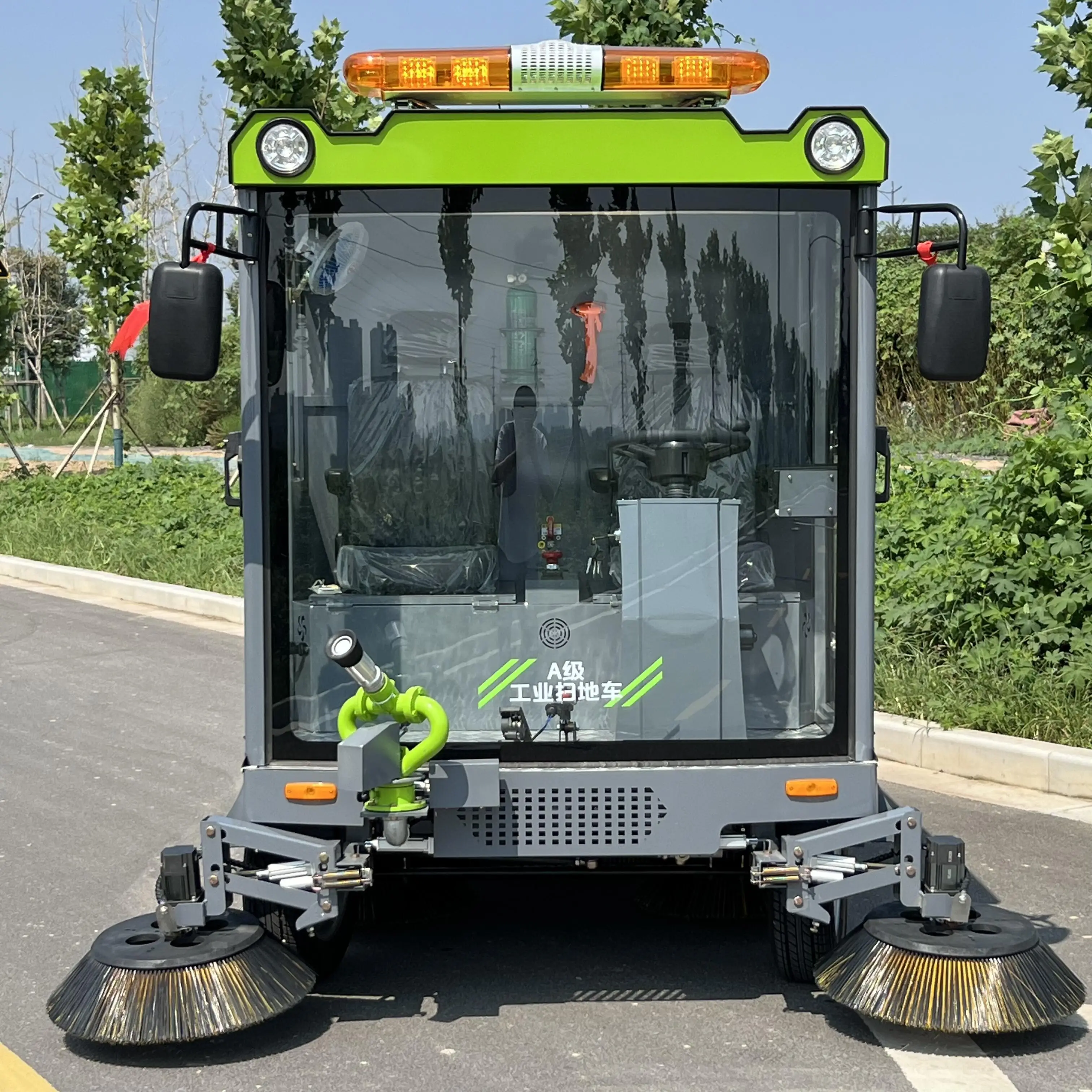 Chinese Factory Electric City Street Cleaners Vacuum Road Sweeper ...