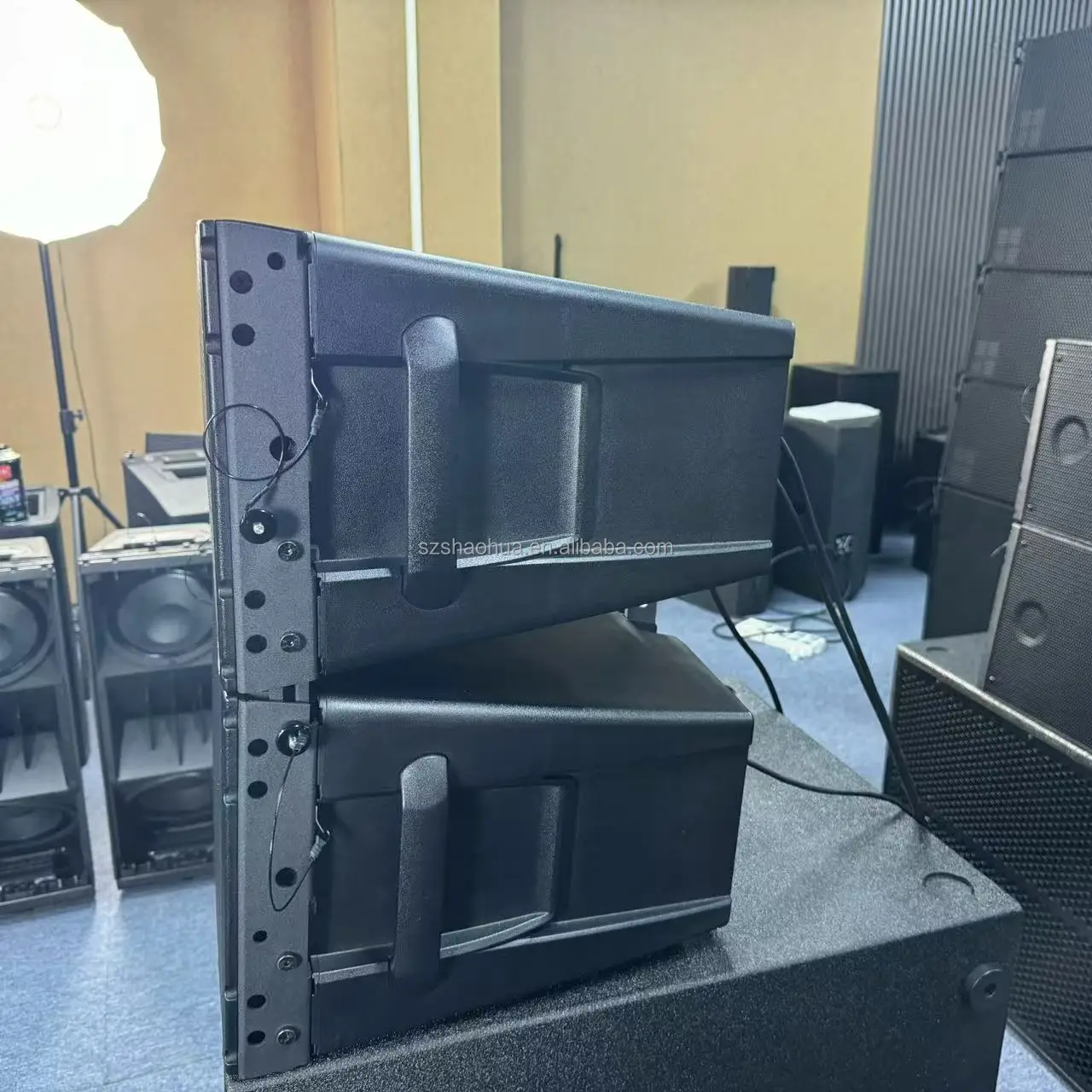 HDL10-A Active Line Array Module - 700W RMS Powered Speakers