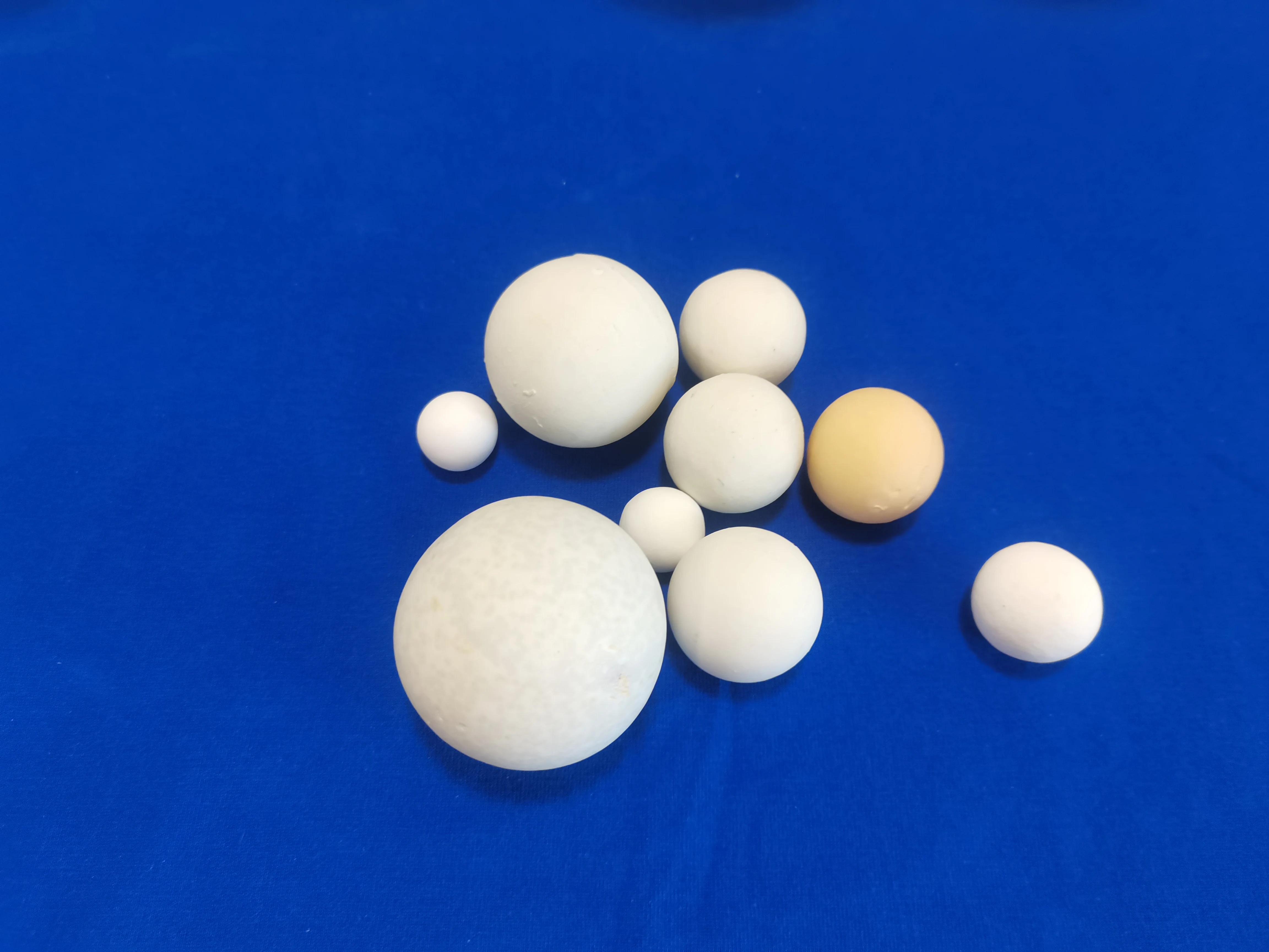 95%high Density Pottery Grinding Alumina Oxide Ceramic Balls - Buy High ...