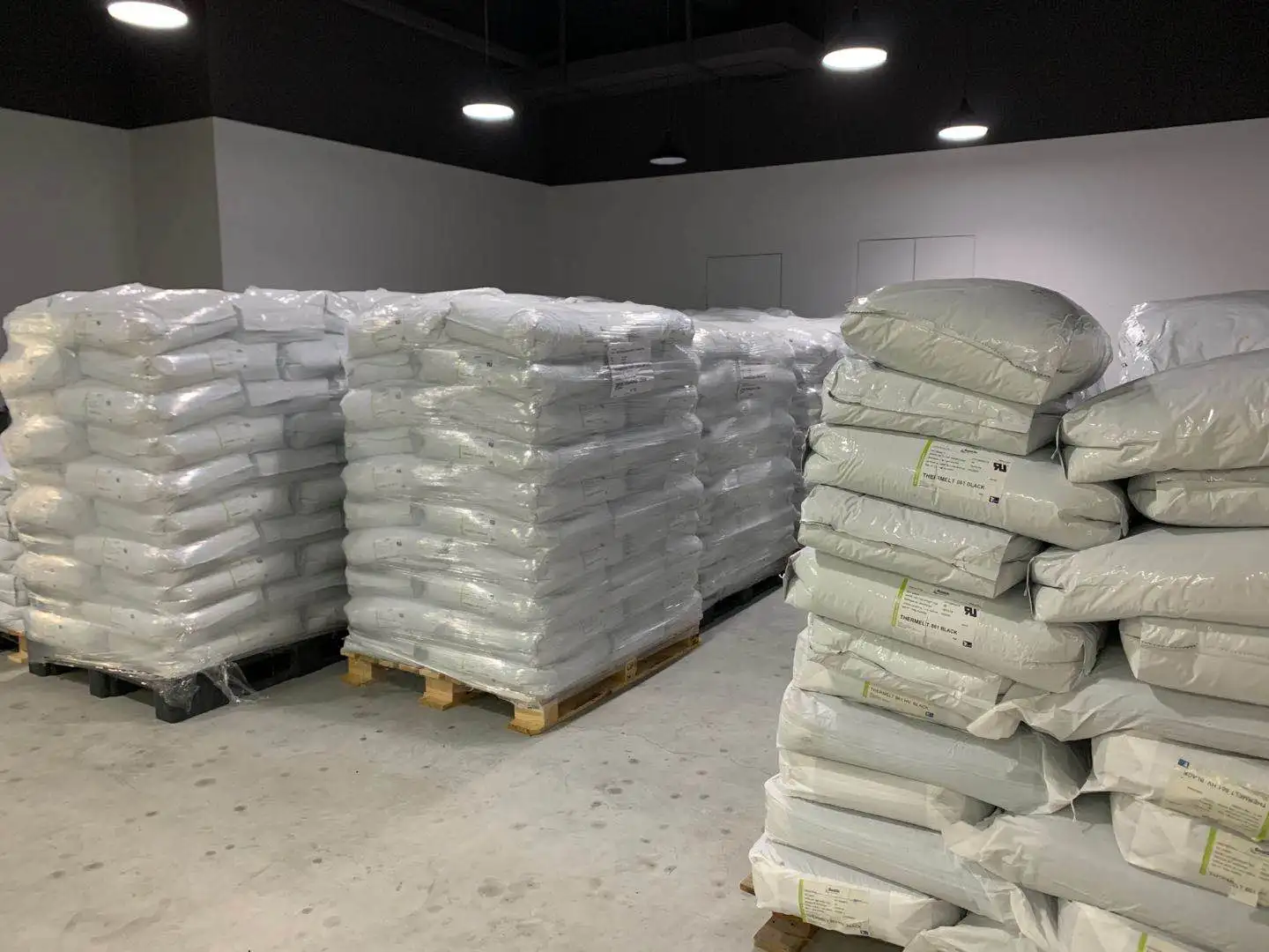 THERMELT 865B Hotmelt Adhesive - Strong Adhesion & Durability