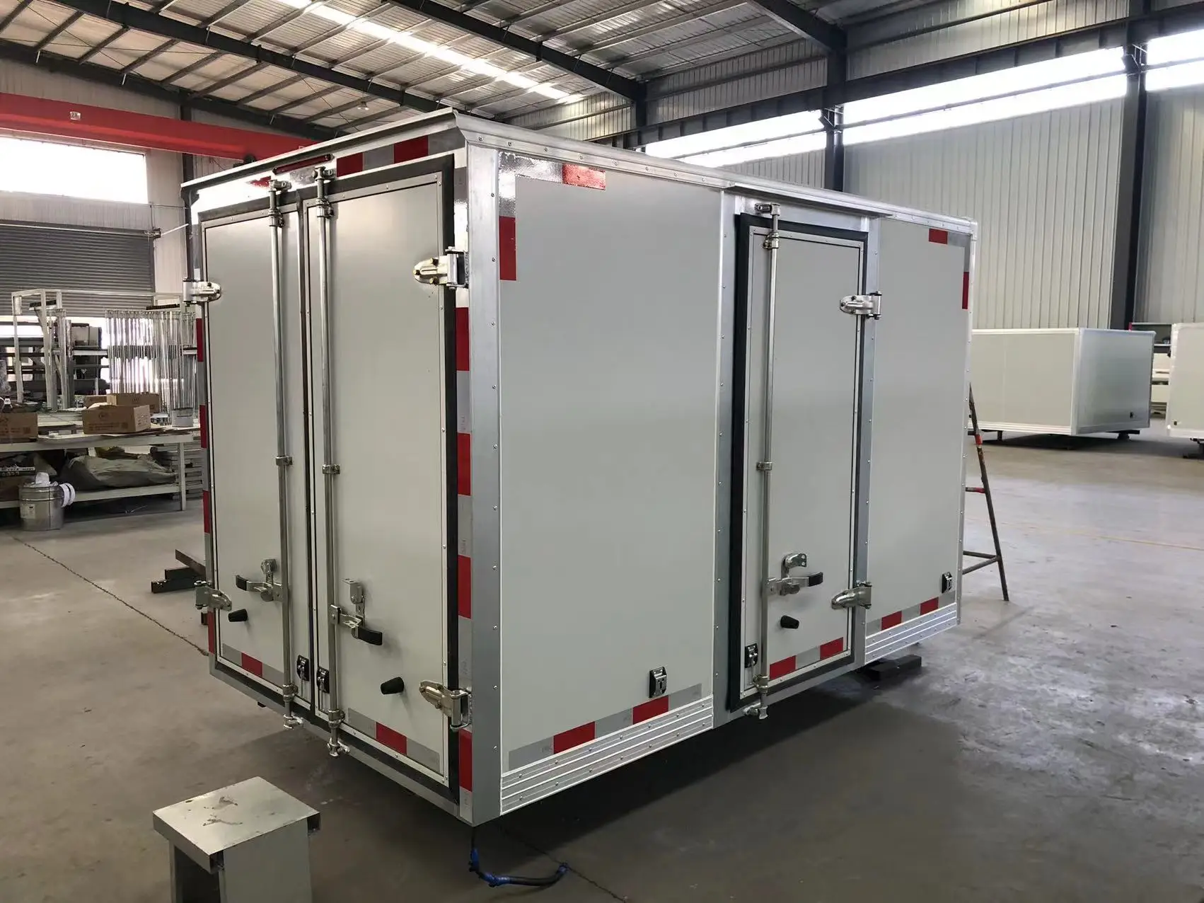 Mini Van 16ft Cargo Dry Truck Body - Efficient & Durable