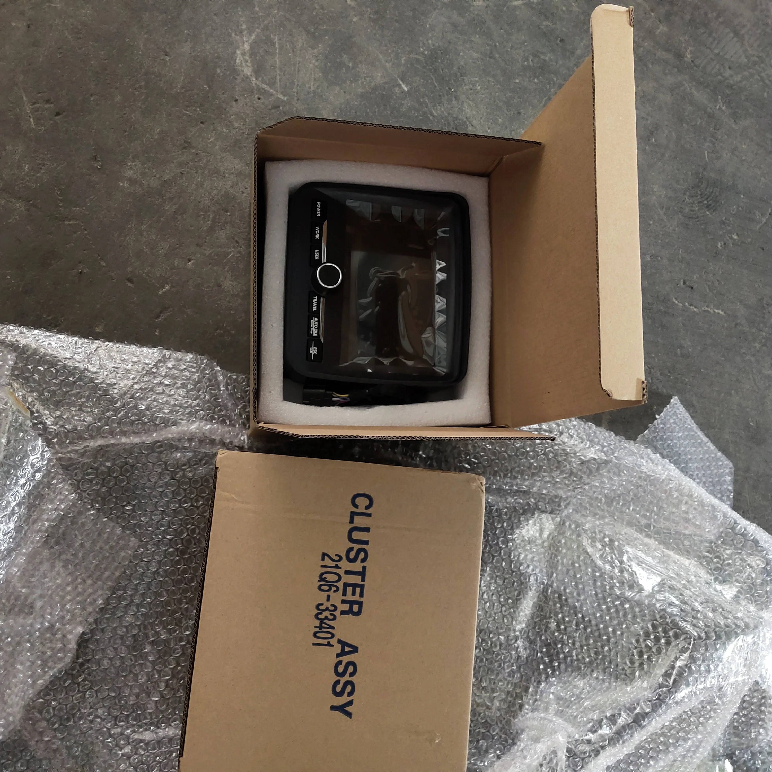 21Q6-33402 21Q6-33401 R330LC-9S Monitor for Hyundai Excavators