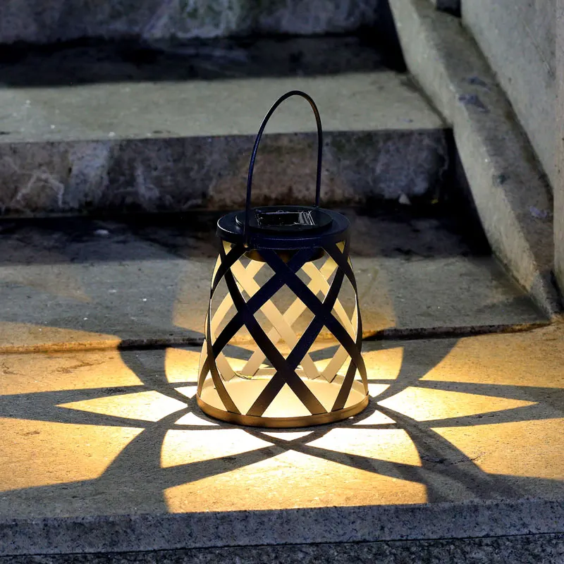 Retro Rome- Style Solar Outdoor Lantern Flower Shadow Table Hook ...