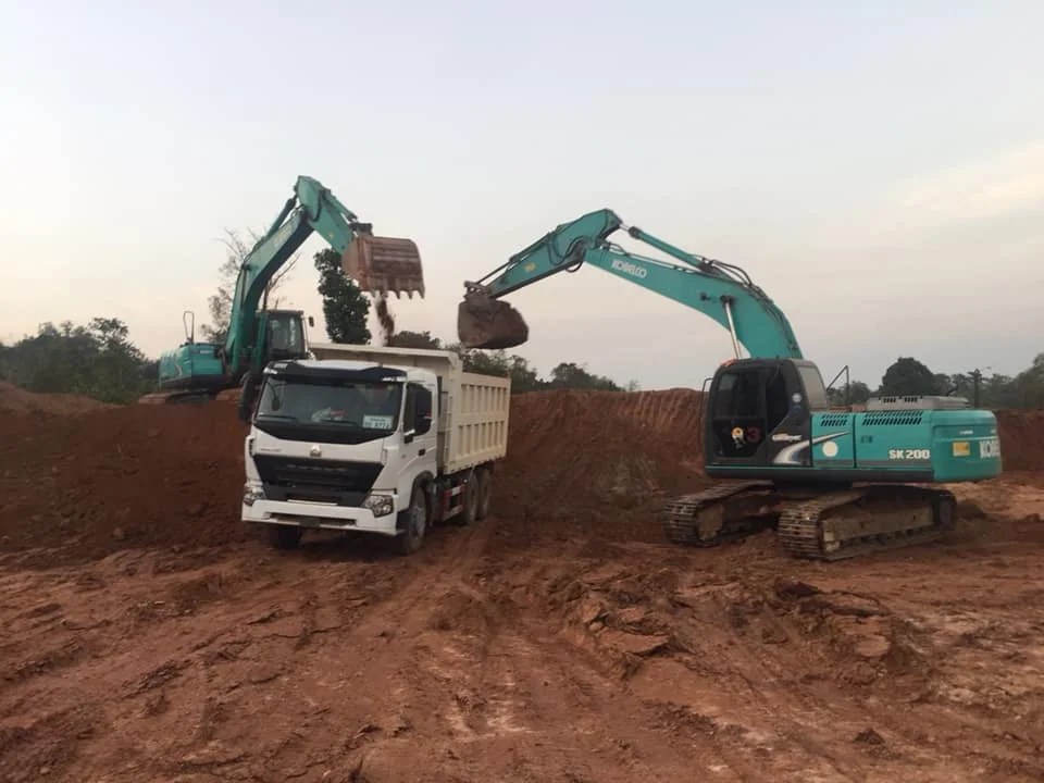 8x4 Sino Lorry Trucks - Efficient Cargo Transport Solutions