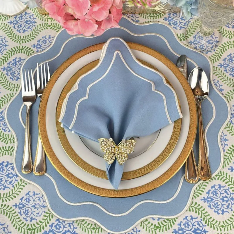 Scalloped Edge Linen Napkins - Elegant Hand Embroidery