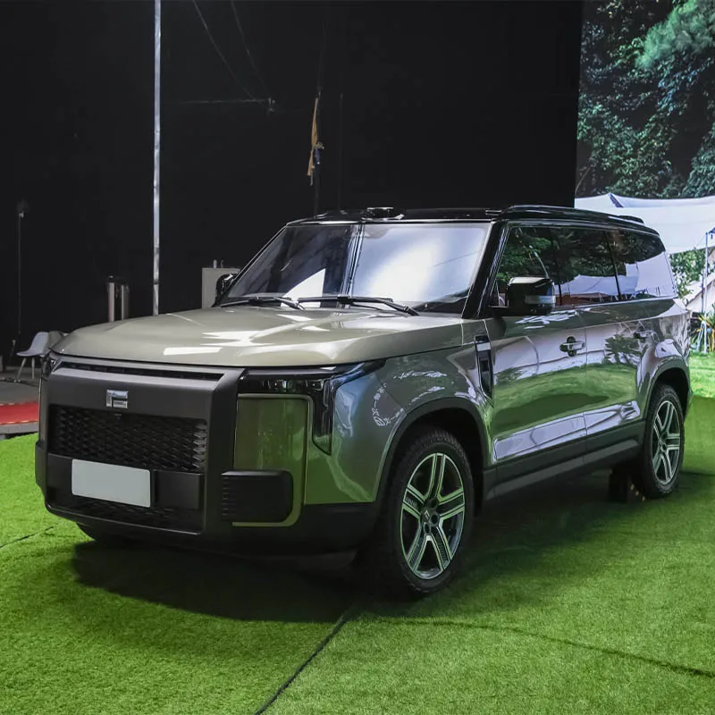 Polar Stone 01 - Luxury SUV with 7 Seats and Extended Range