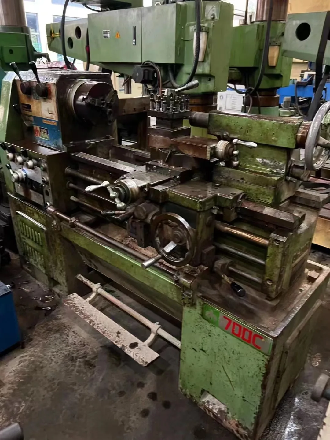 Secondhand CHIN HUNG 700C Horizontal Lathe Machine - Used, Negotiable ...