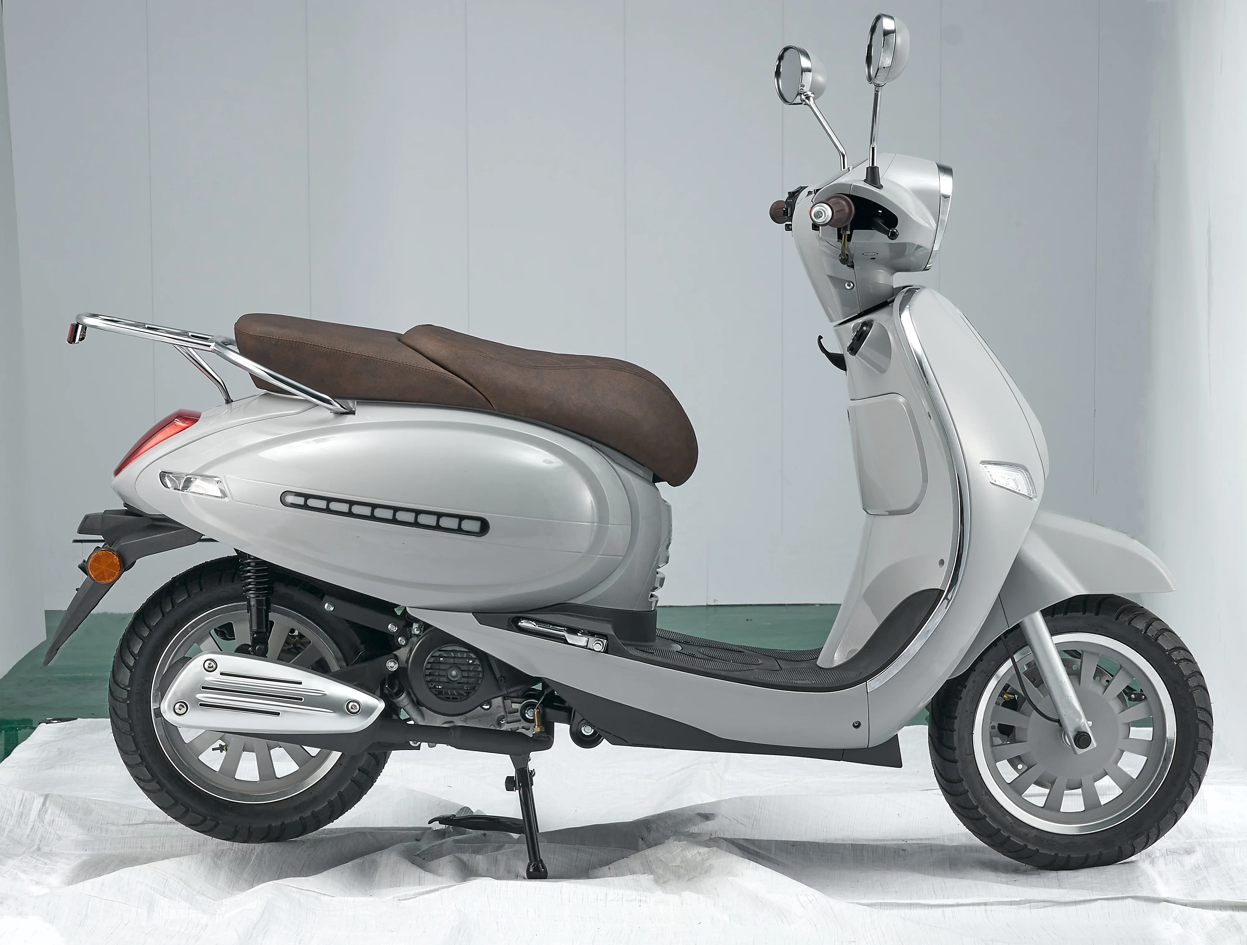 50 CC Goped Gas Trike Scooter - Adult Moped for Fun Rides