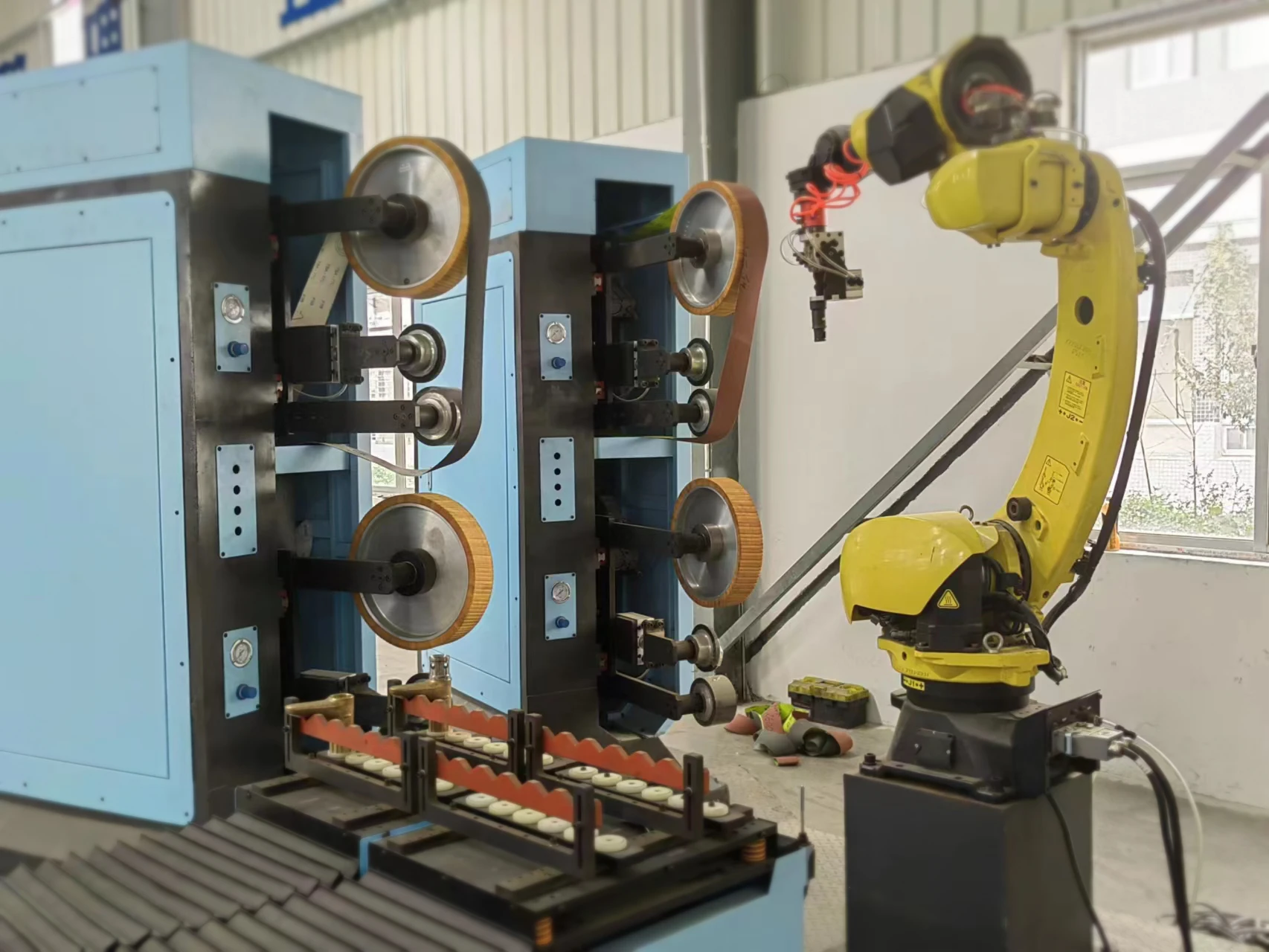 Automatic Buffing Machine For Brass Faucet Hardware Handle Auto Parts ...