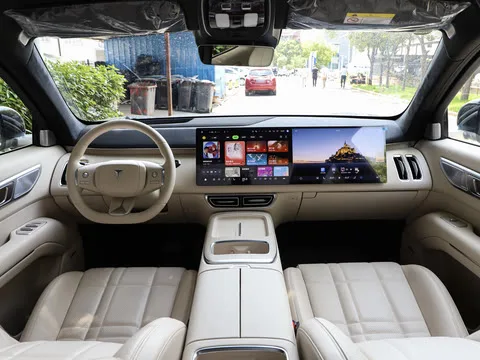 CHANGAN 2025 Shenlan S09 - Advanced New Energy Vehicle