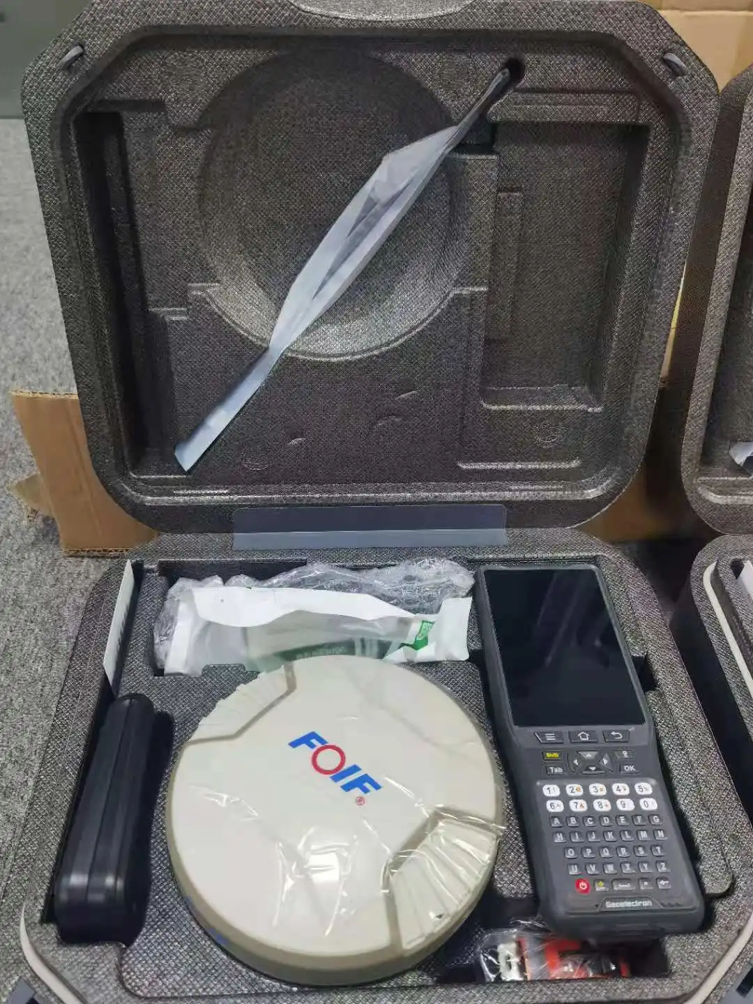 FOIF Data Collector P9III - Lightweight GNSS Receiver