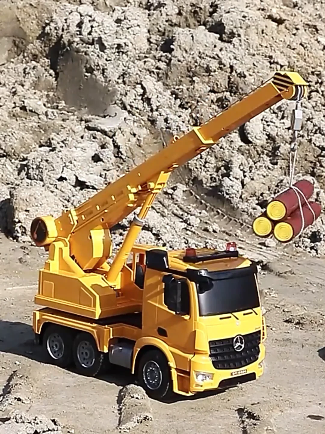 Double E 1/20 Scale Rc Crane Truck Toy 2.4ghz 10 Channels E526-003 ...