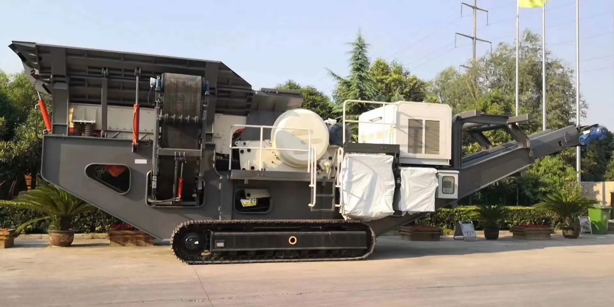 The Most Sold 2024 Portable Crawler Mobile Jaw Crusher With Diesel ...