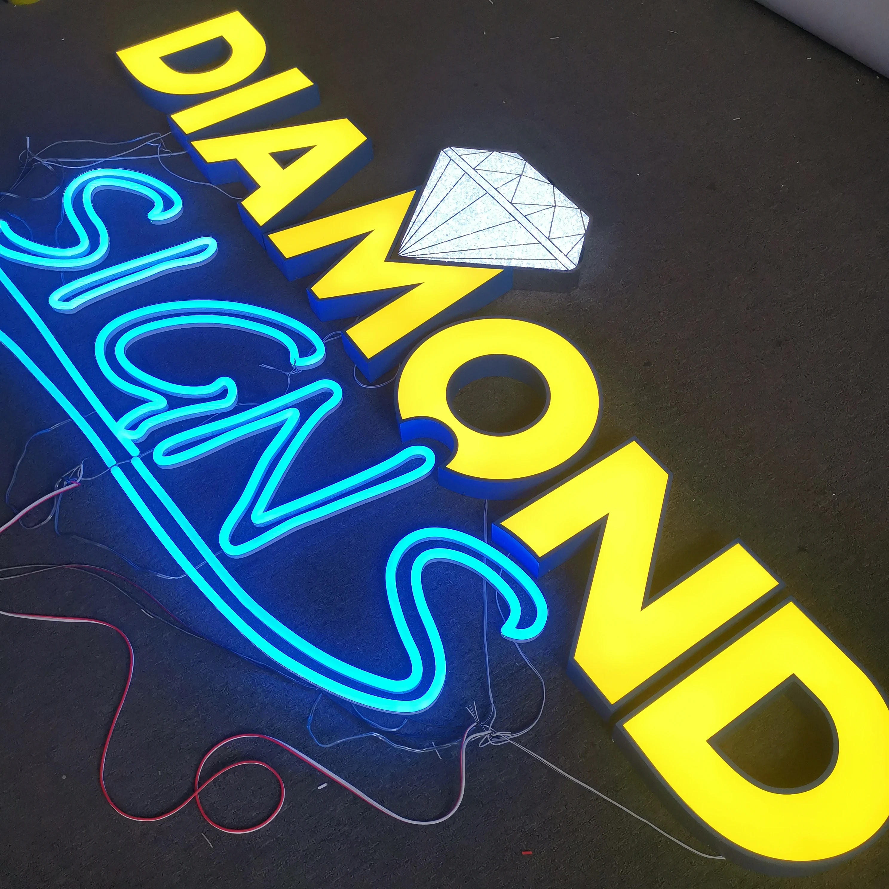 Outdoor Storefront Signs Acrylic logo Illuminated Channel Letters Sign ...