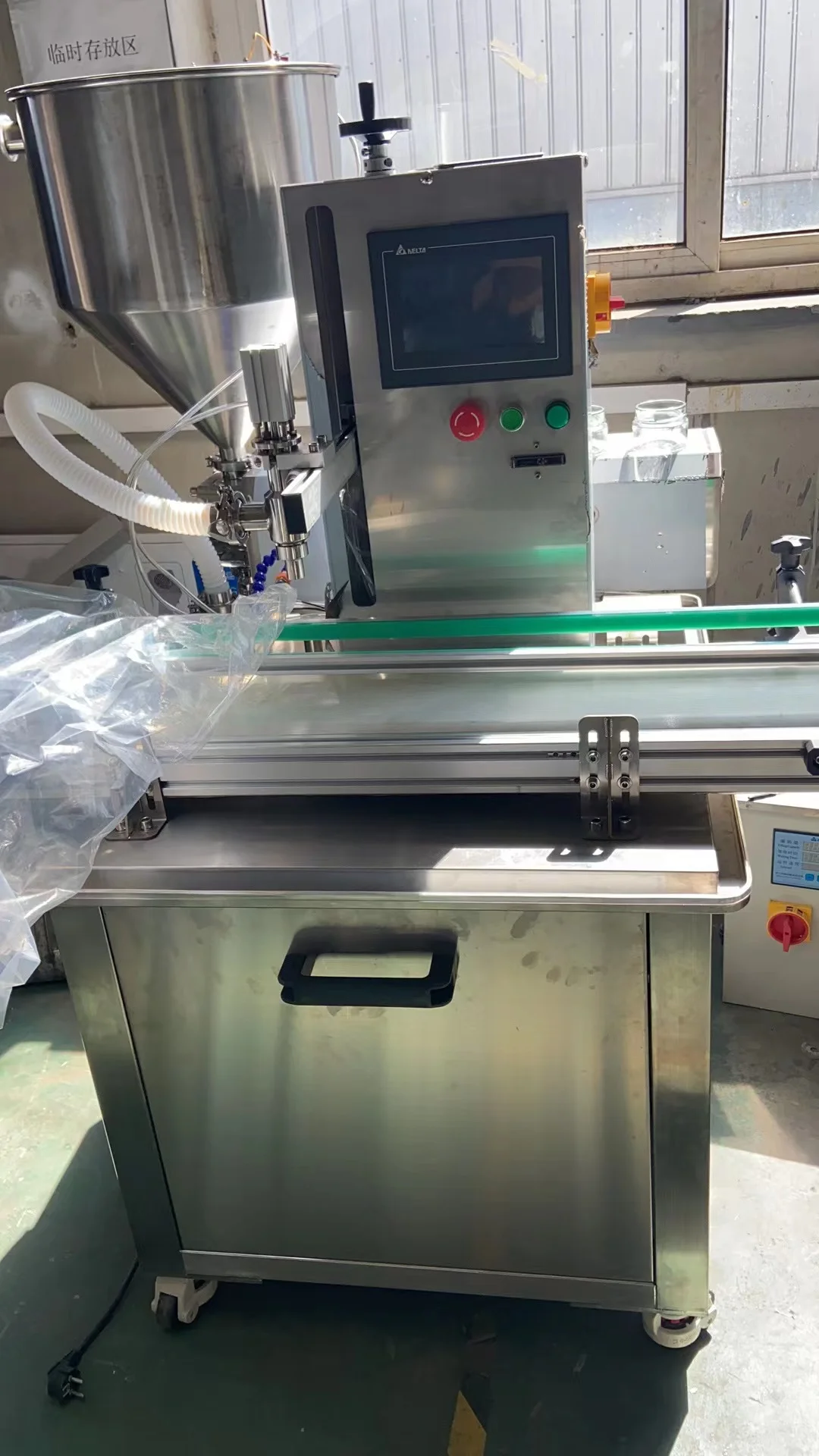 Alibaba.com: Automatic Petroleum Jelly Filling Machine, CE Certified ...