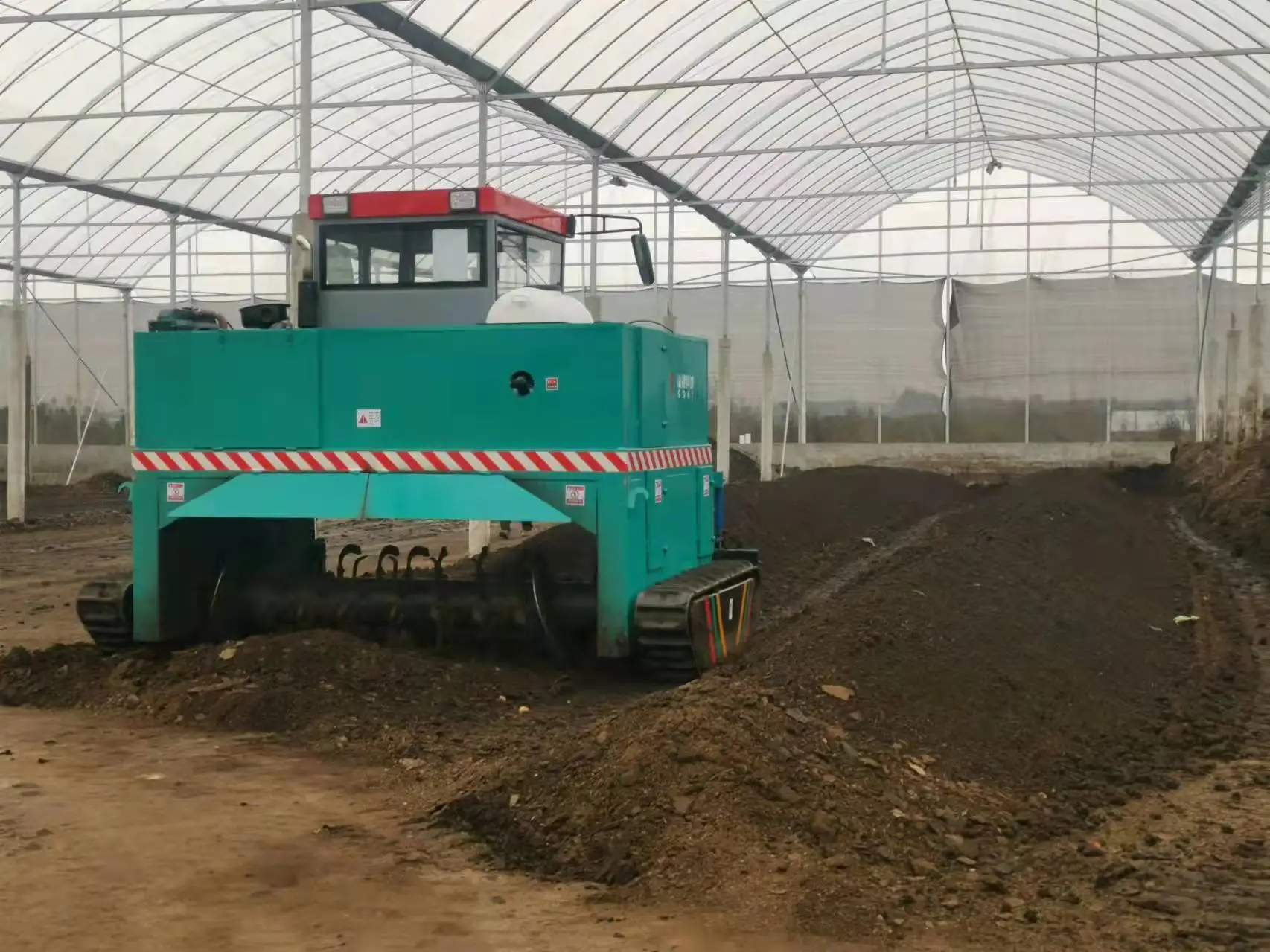 Organic Fertilizer Turning Machine Crawler Turning Compost Machine ...