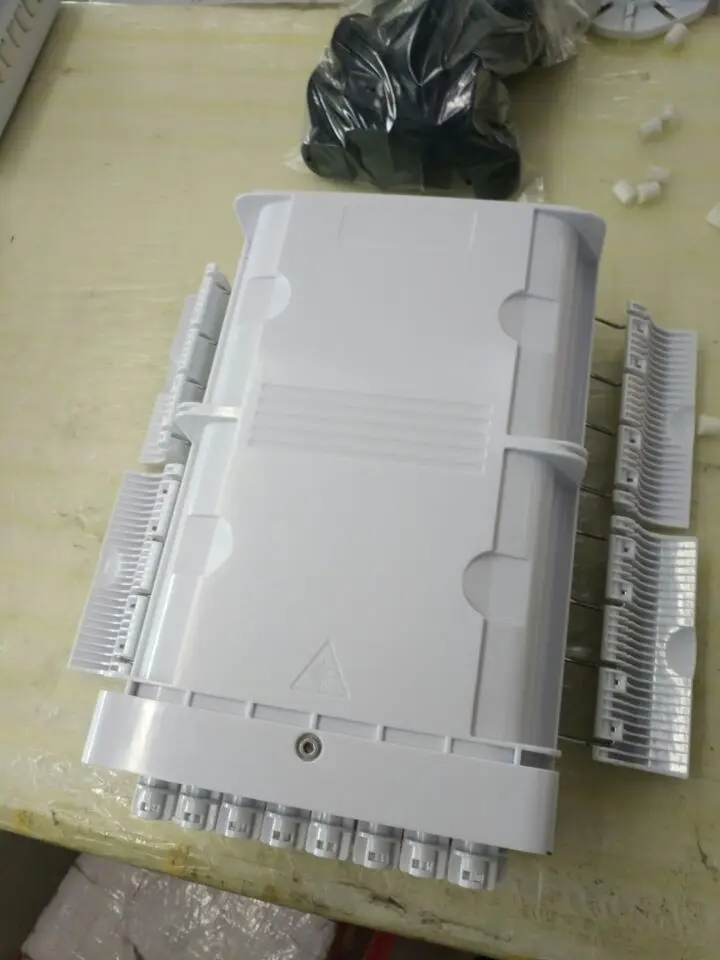 Outdoor Wall Mounted Equipment Terminal Box 16 Core Fiber Optic Distribution Box With Adapter ...