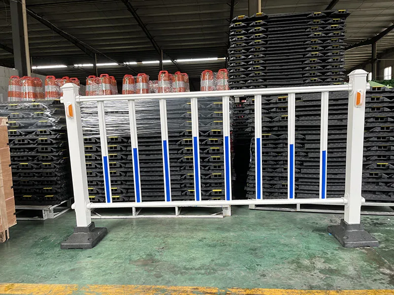 Cheap Price Rubber Plastic Base Guardrail Driveway Safety Galvanized ...