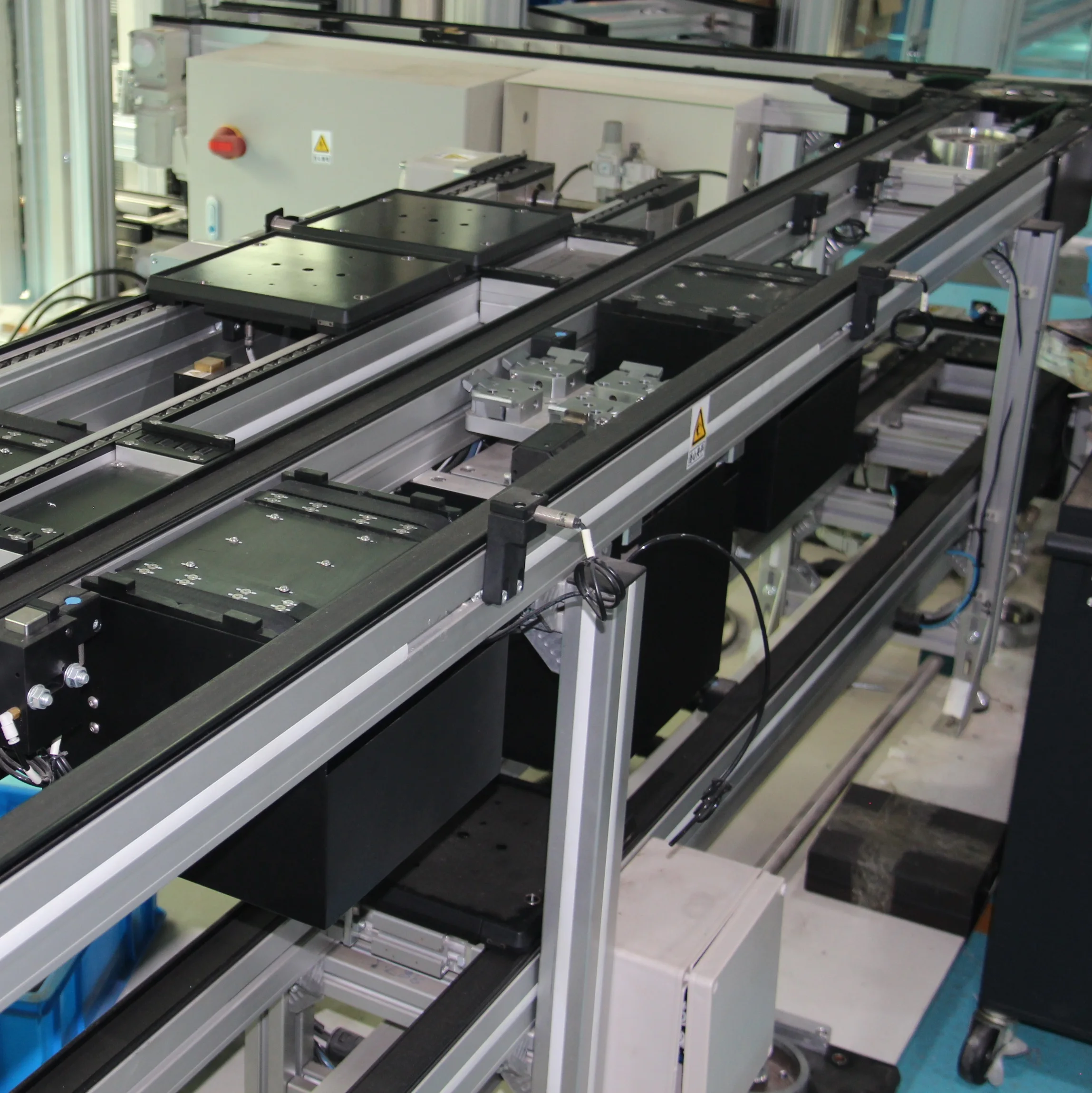 Aluminium Profile Accumulating Pallet Chain Double Speed Chain Conveyor ...