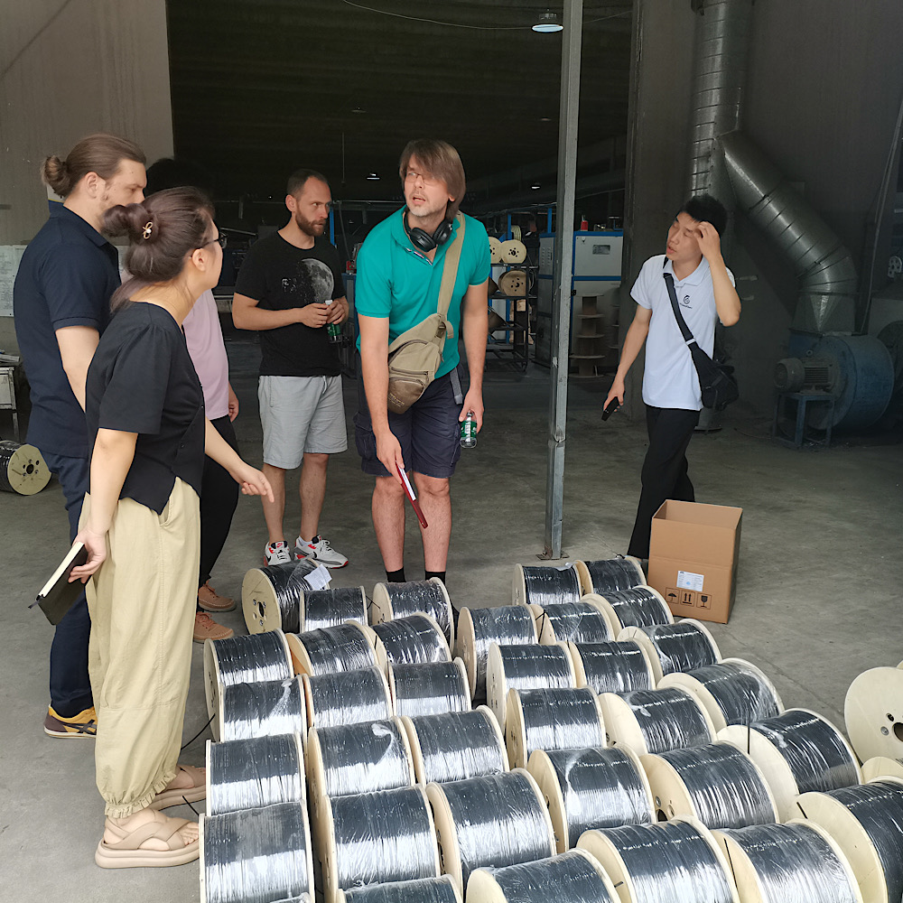 Oem Fiberhome Yofc Fiber Optical Drop Cable 1km Price Of Ftth Optical ...