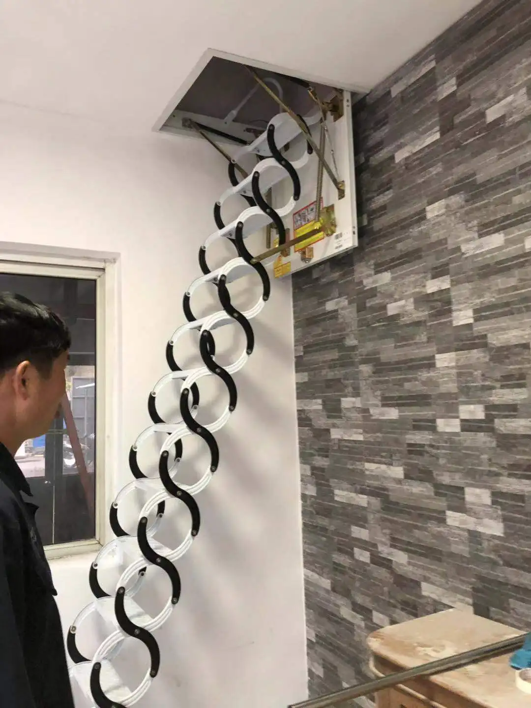 Ceiling Mounted Roof Access Retractable Folding Zip Step Attic Ladders